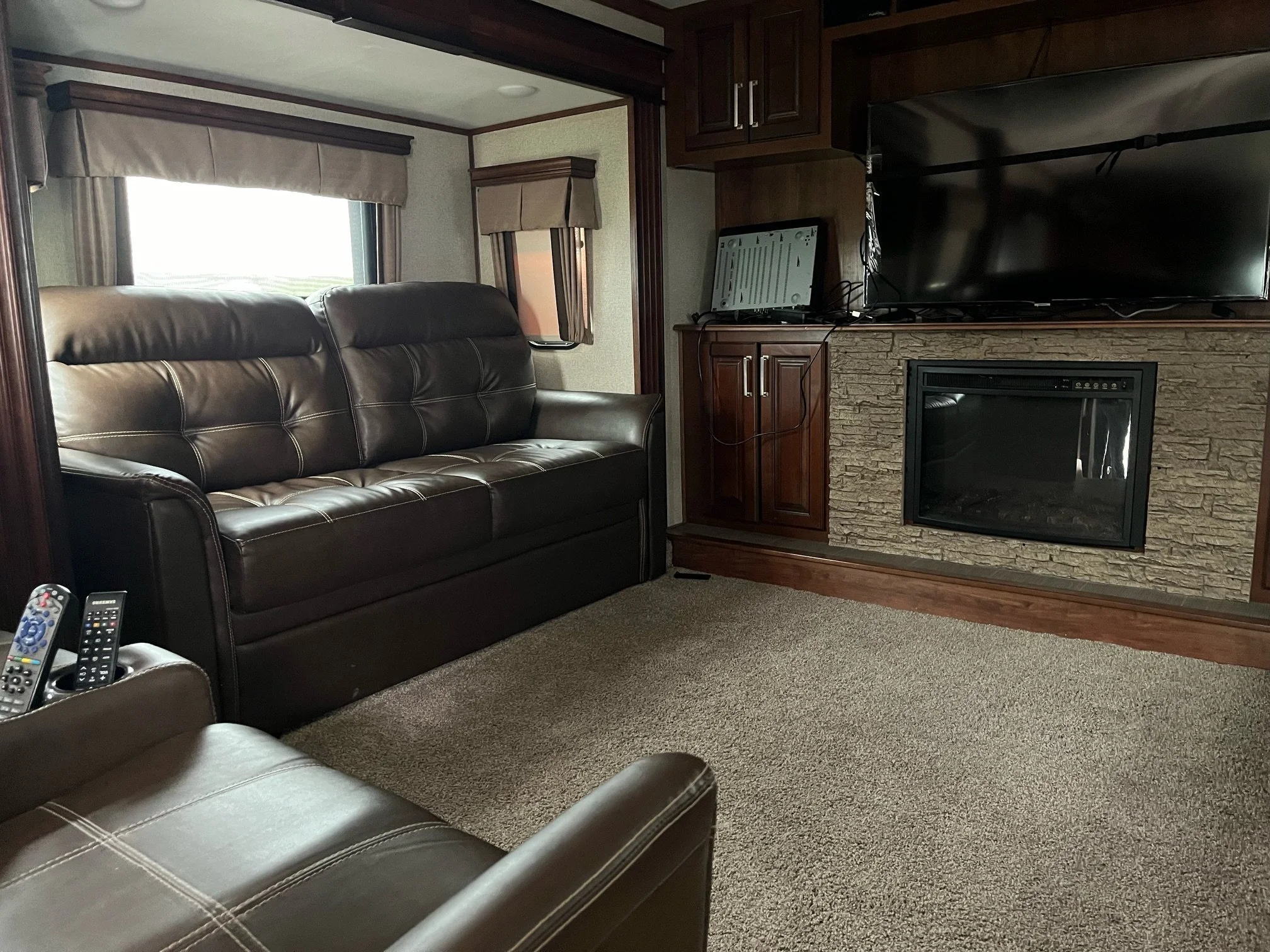 2018 Keystone Alpine 3660FL 5th Wheel — BergesonRV