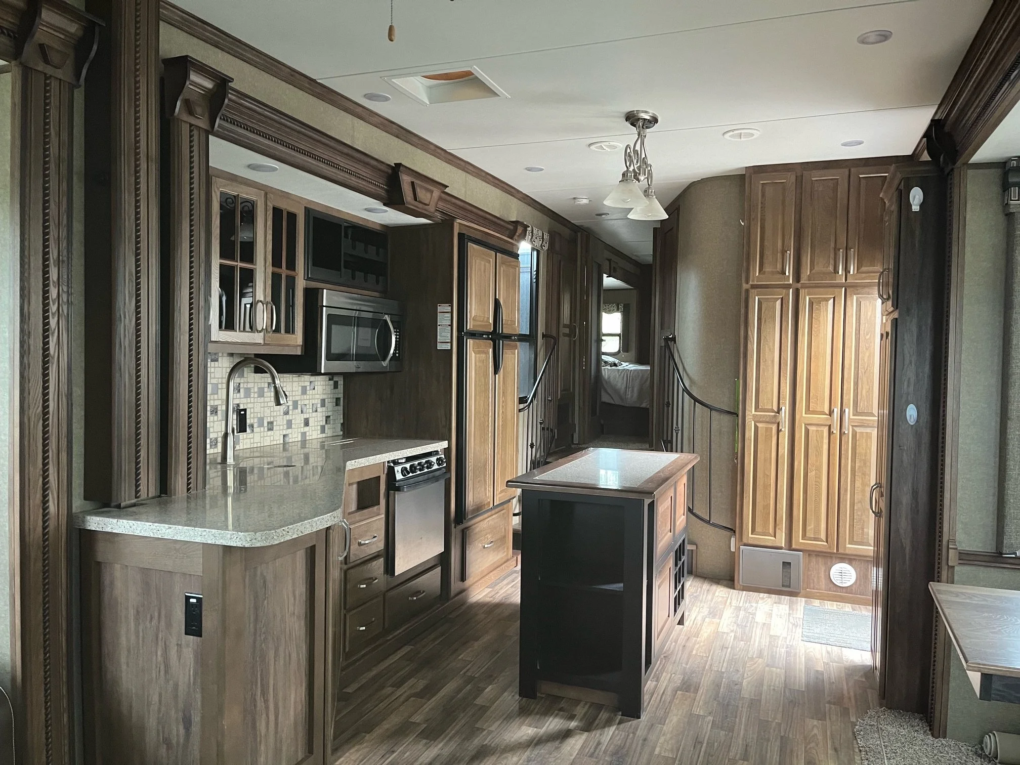 2016 Keystone Alpine 3535 RE 5th Whl — BergesonRV