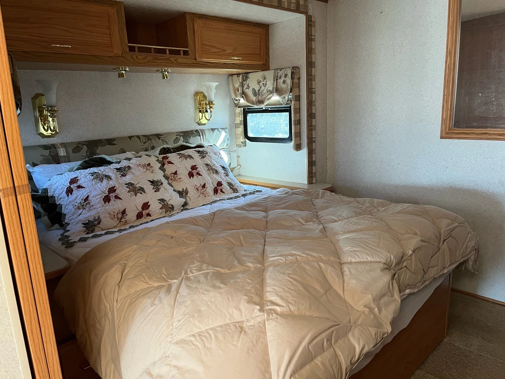 2003 Winnebago Adventurer 33V MH — BergesonRV