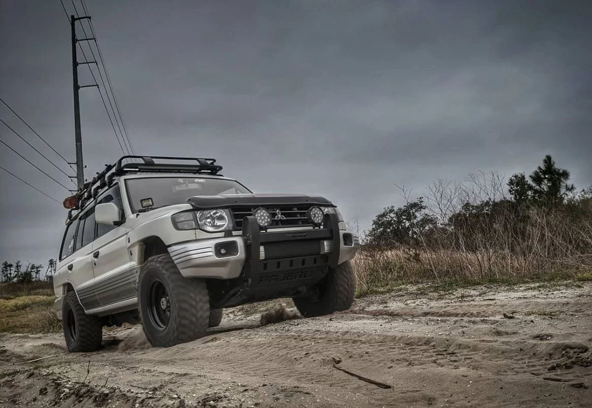 Off-roading in a 1998 Mitsubishi Pajero / Montero — Thirty Five Inch