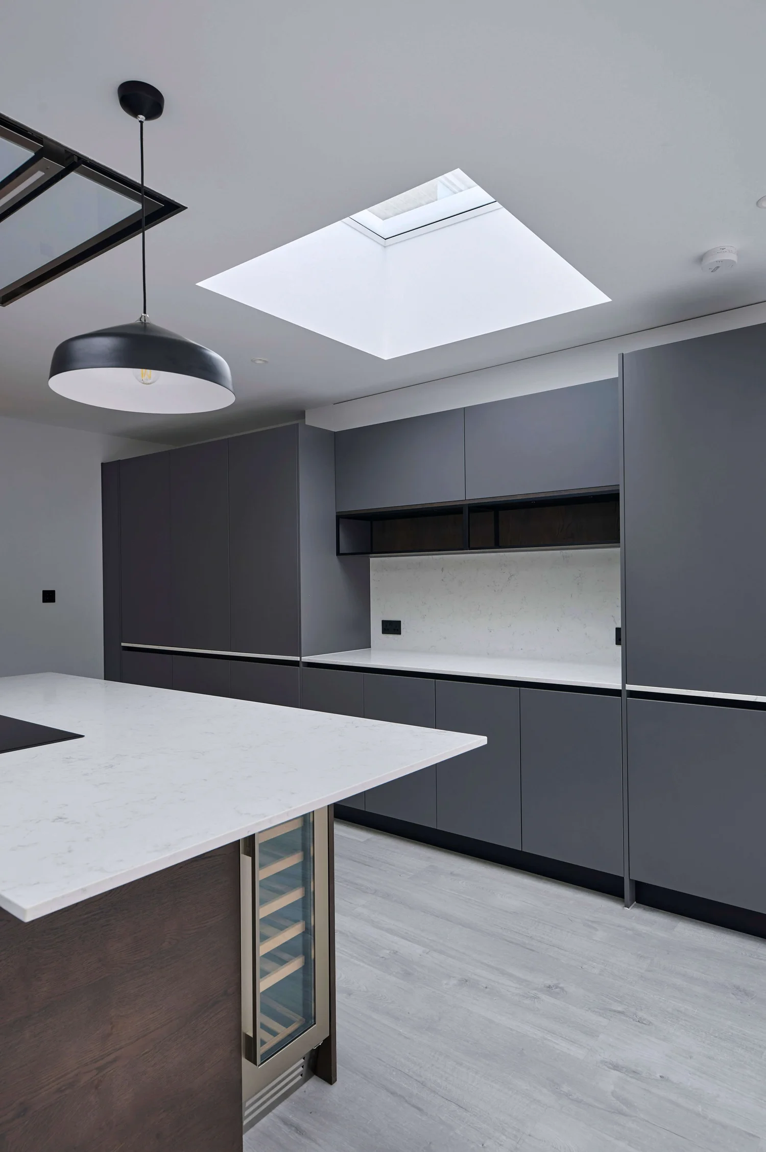 Grey Handleless Kitchen in Kew | Ray Munn Kitchens
