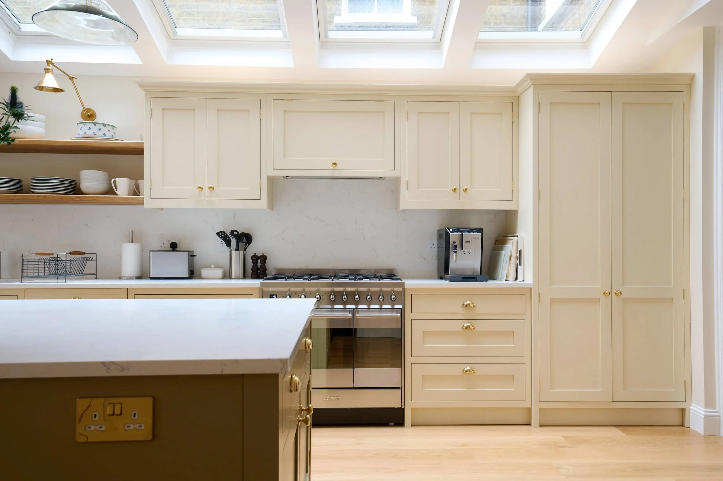 Nude In-frame Shaker Kitchen | Ray Munn Kitchens