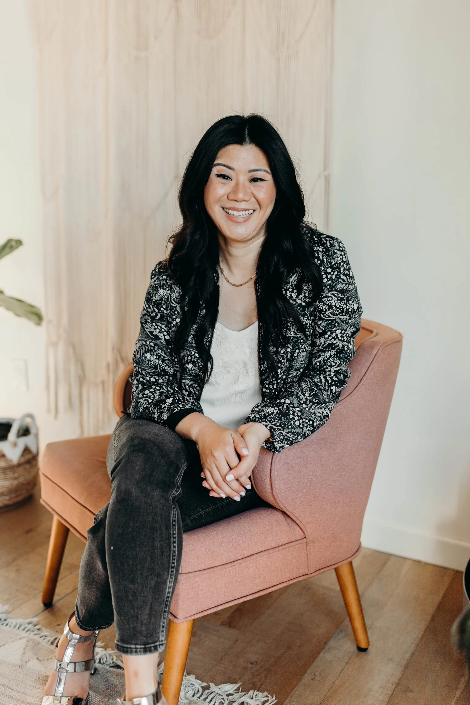 Angela Wu Asian American Therapist Los Angeles