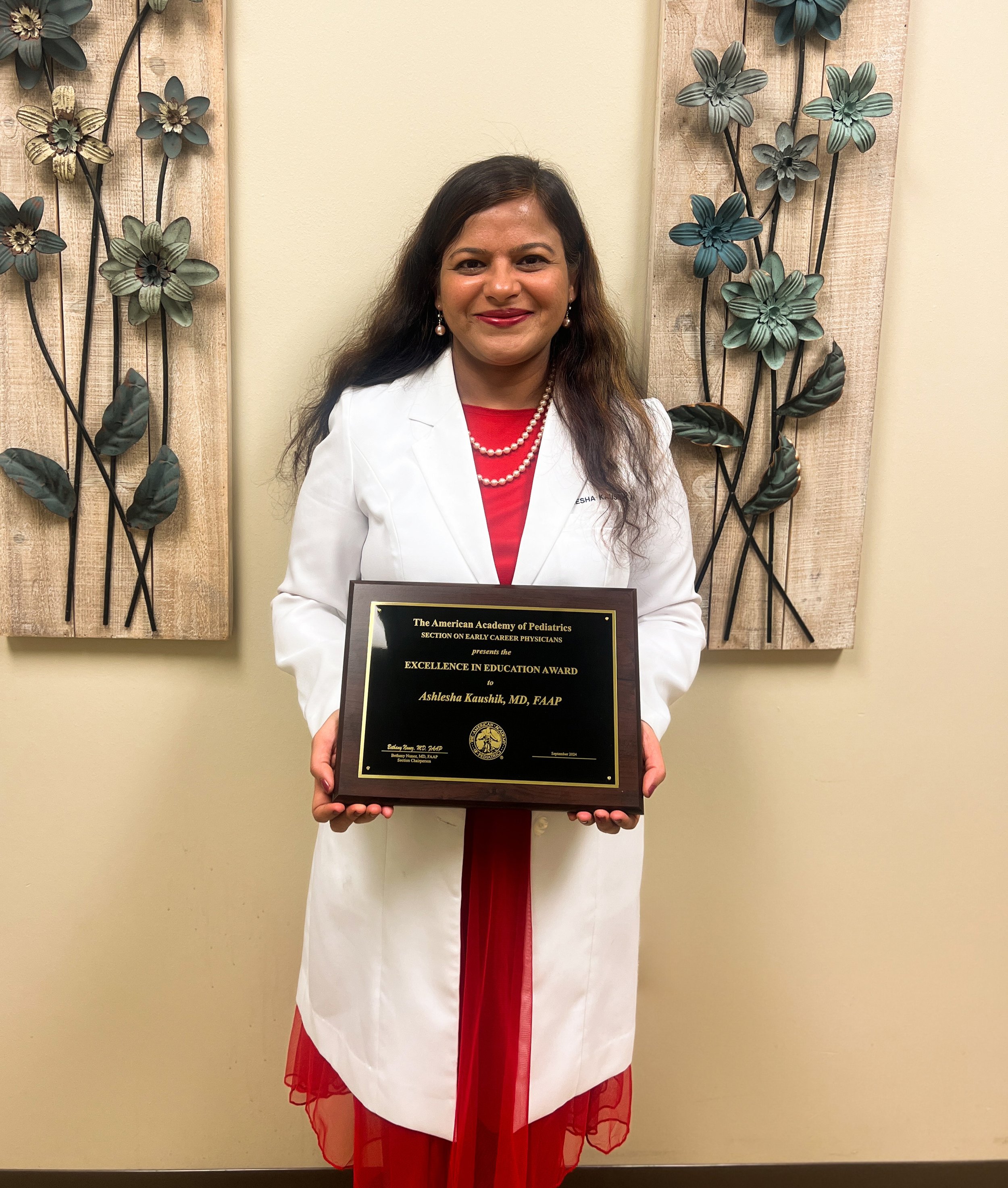 Dr. Ashlesha Kaushik Honored with Excellence in Education Award by ...