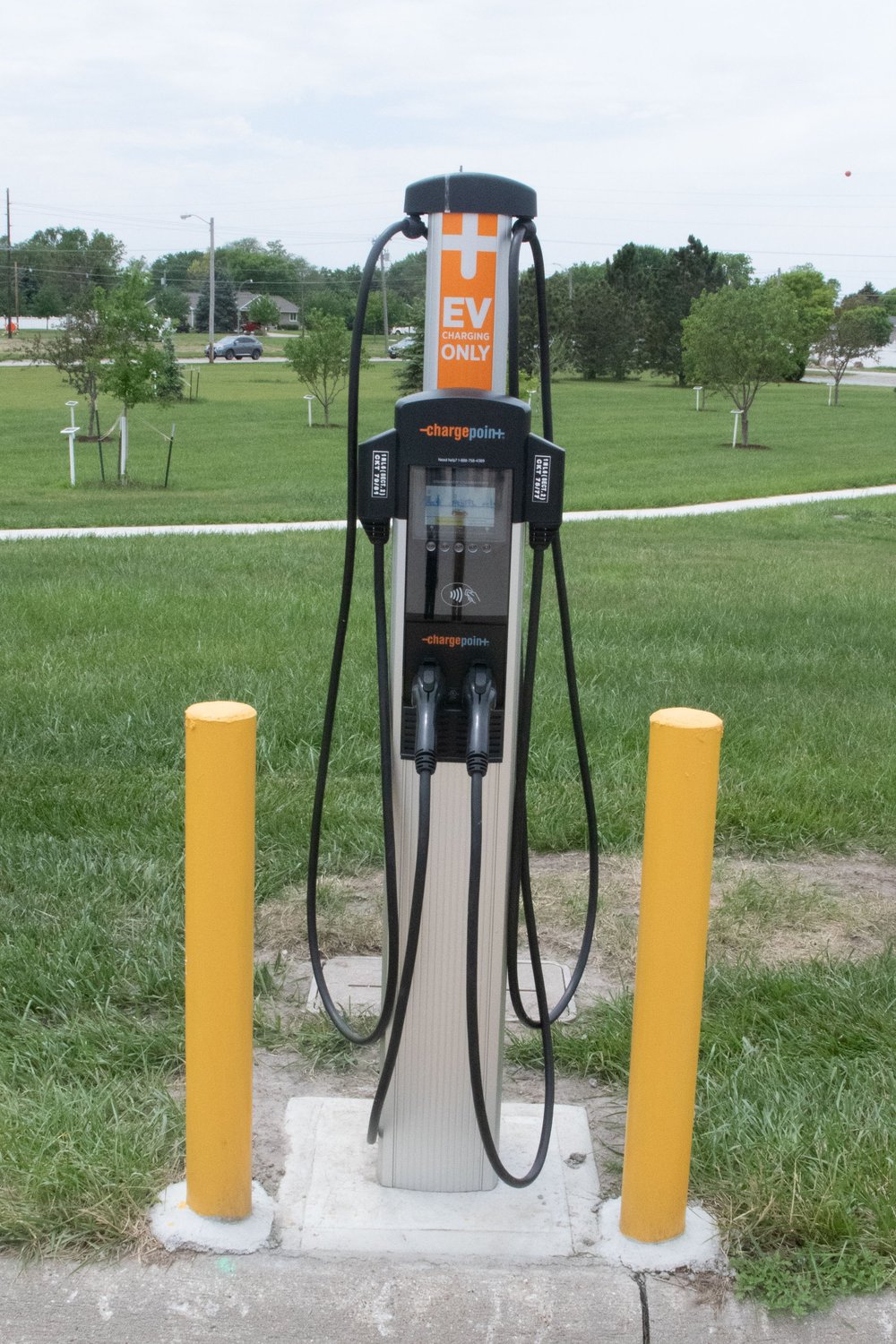 Hospital Adds New Electric Vehicle Charging Stations - Midwest Medical ...