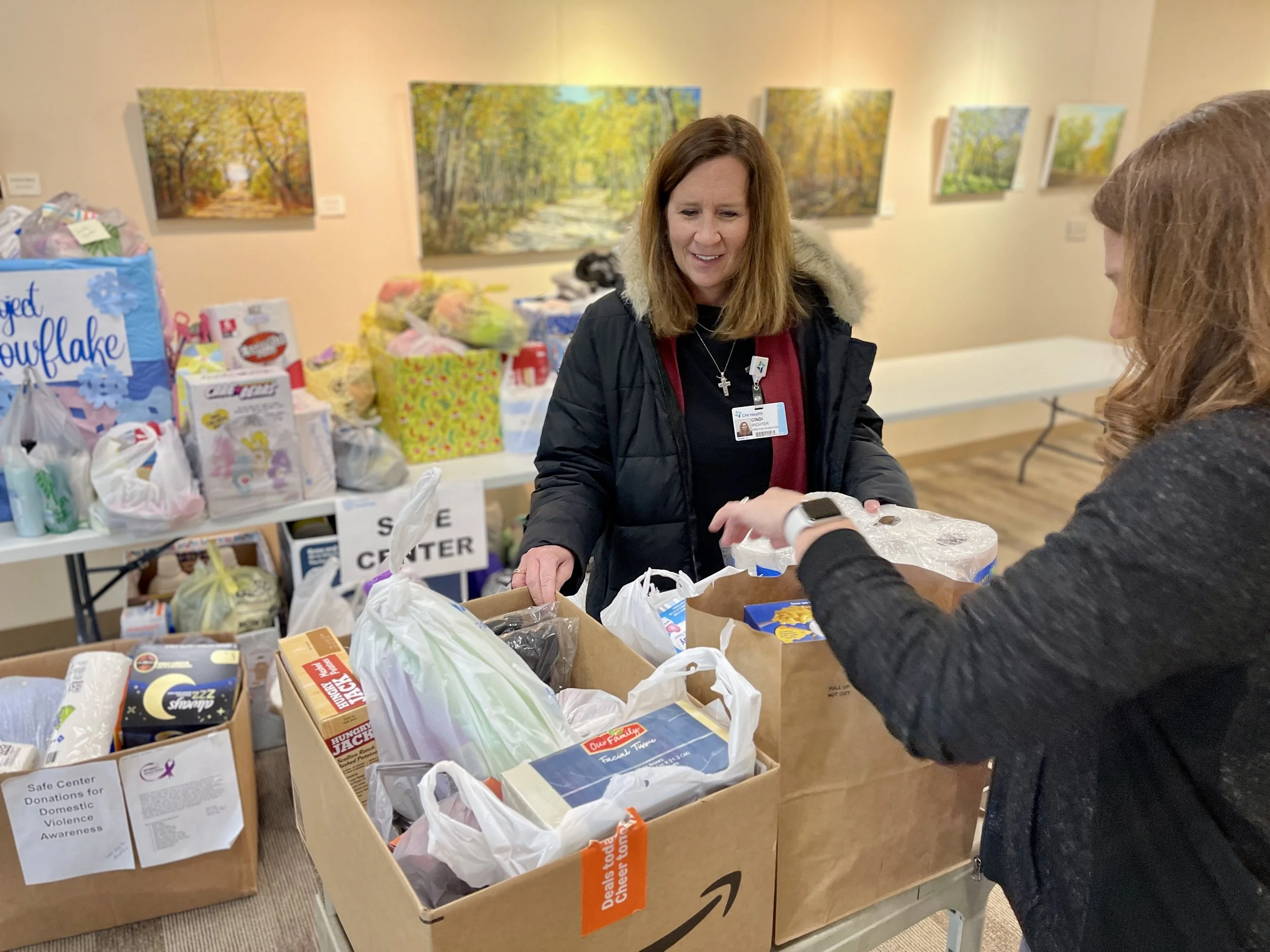 Generosity in Action: Good Samaritans Spread Holiday Cheer Through ...