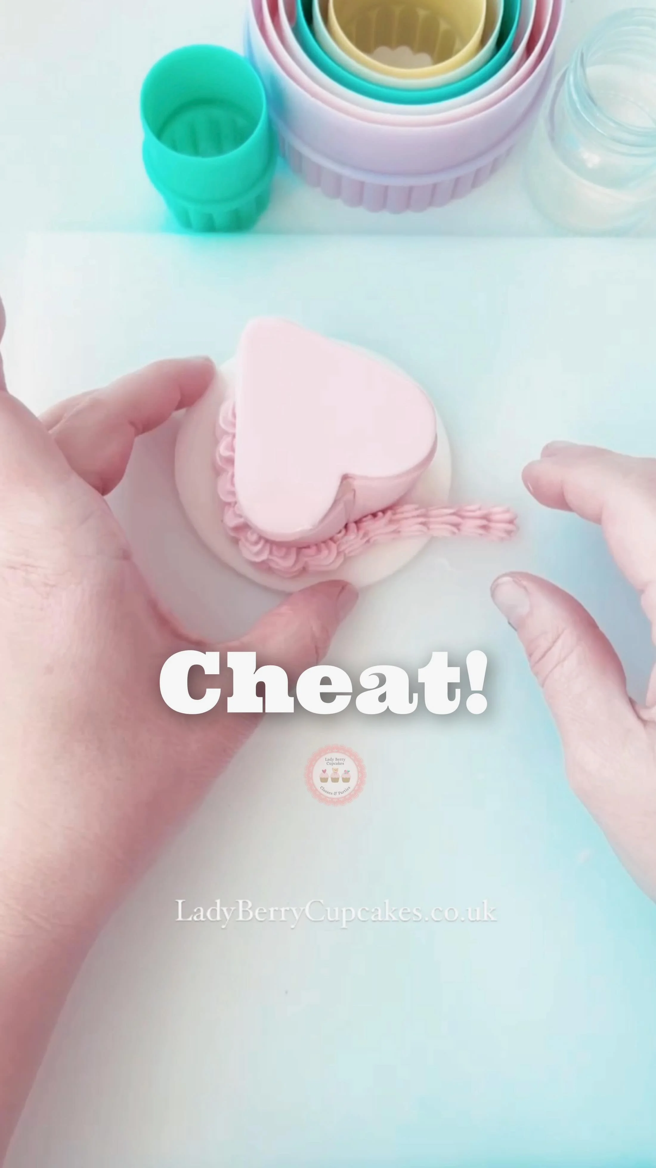 Lady Berry Cupcakes | Cupcake Decorating School
