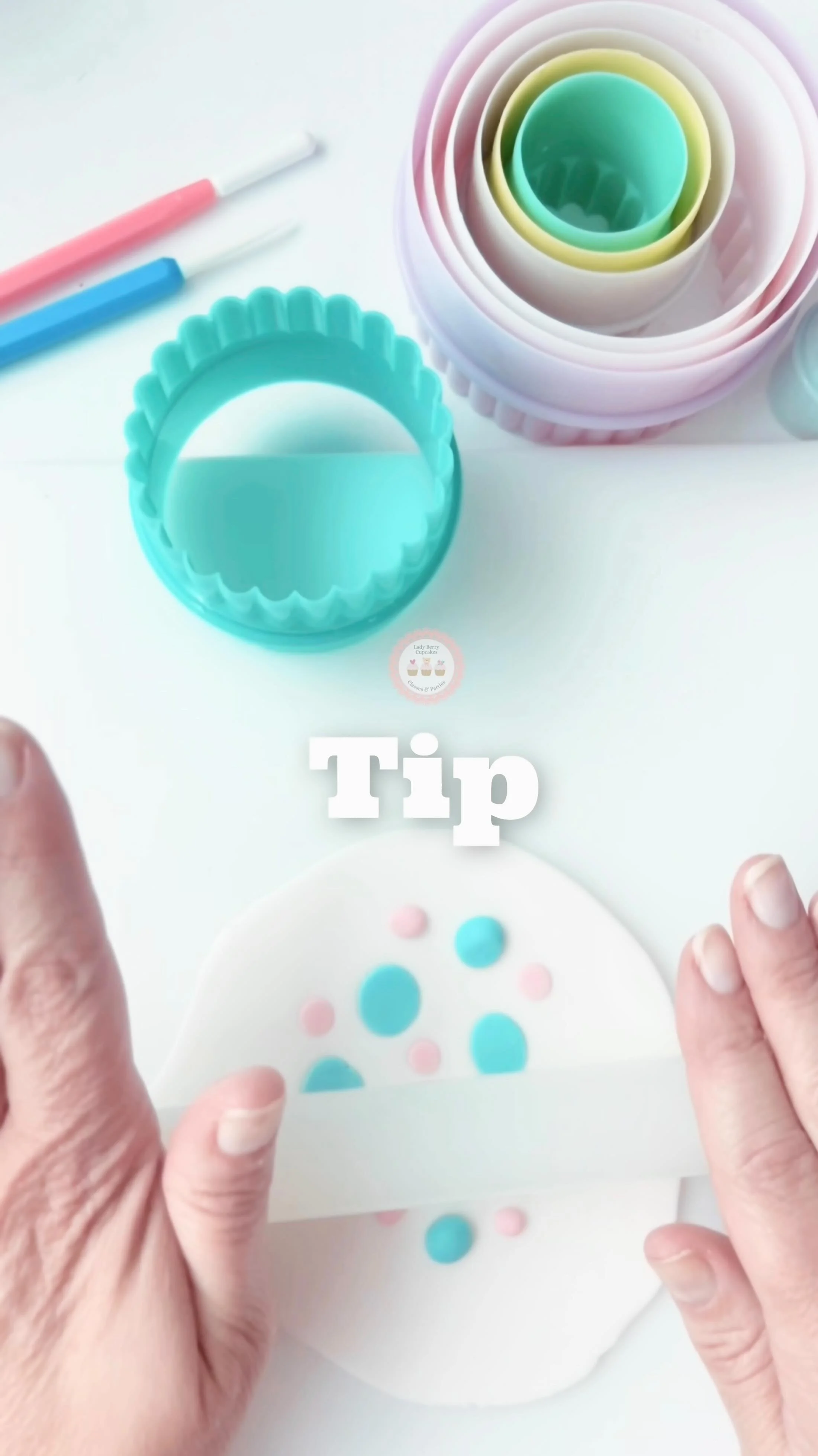 Lady Berry Cupcakes | Cupcake Decorating School