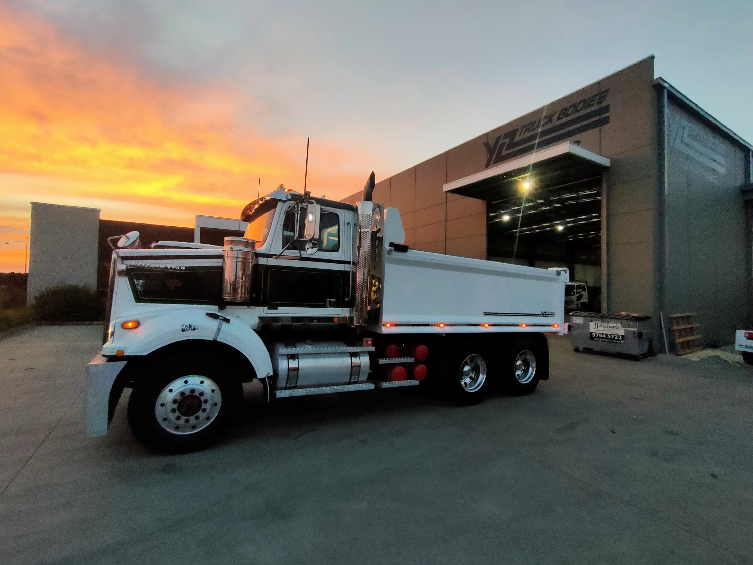 YLZ Truck Bodies