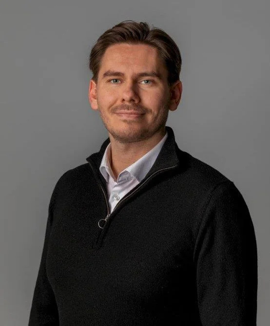 Associate at Bonde de Joung law firm | Notarius Publicus