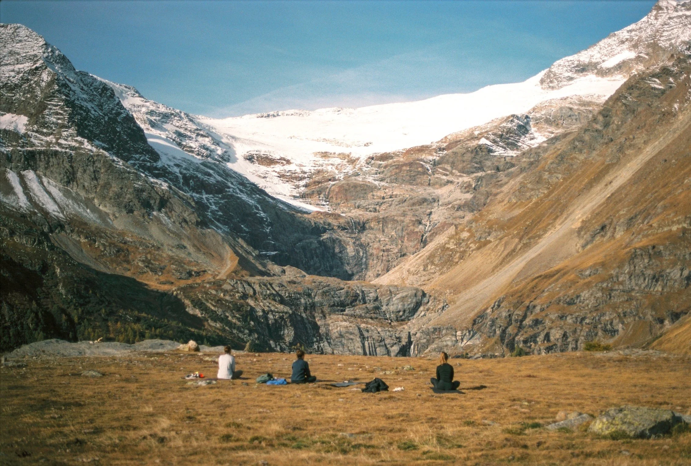 Casa Alpina Belvedere - Alp Grüm - Bergpension & Restaurant 2189 m ü. M.