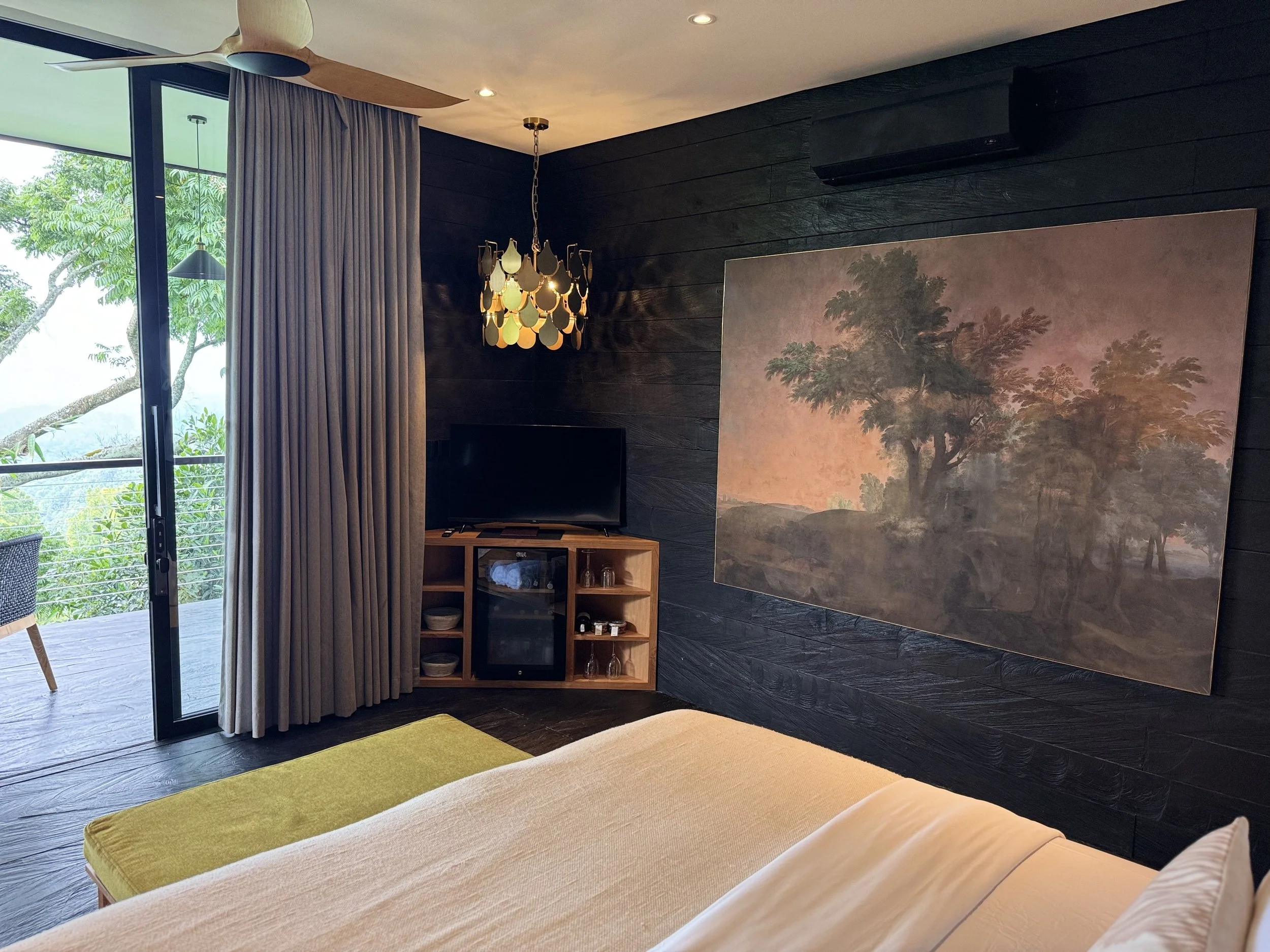 Luxurious Studio Cabin with Kitchette — Munduk Cabins by Desa Hay