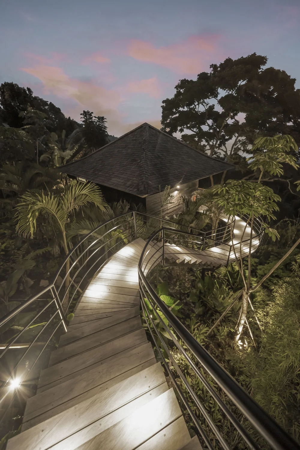 Luxurious Studio Cabin with Kitchette — Munduk Cabins by Desa Hay