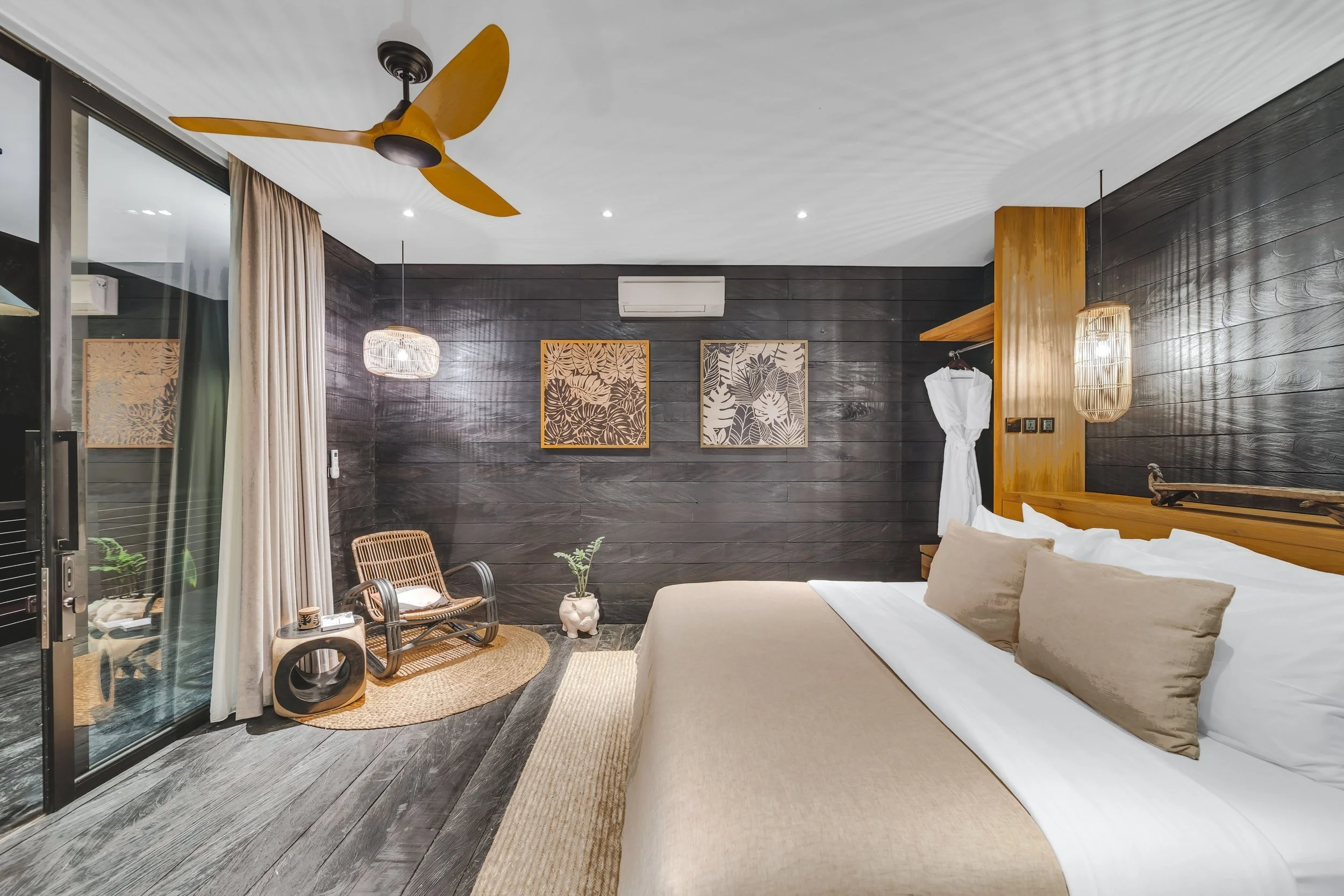 Luxurious Studio Cabin with Kitchette — Munduk Cabins by Desa Hay