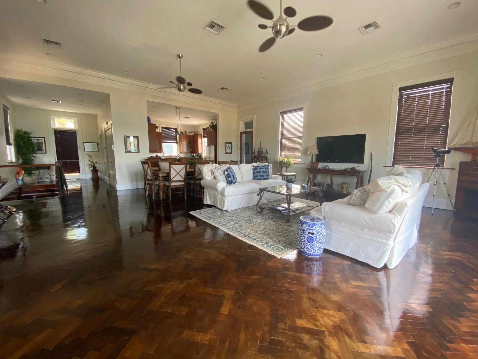 Lissette Manor