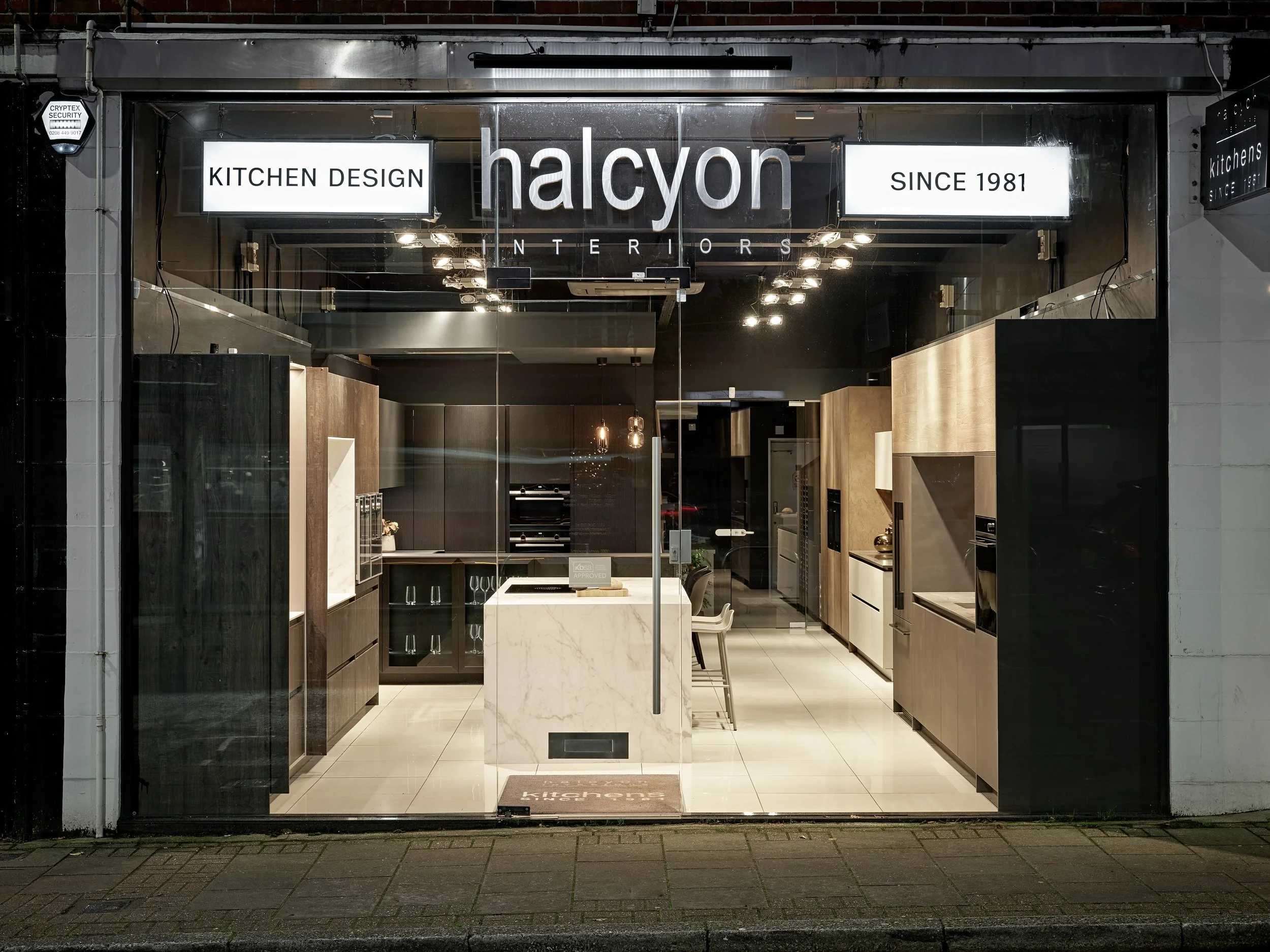 HALCYON contemporary kitchen design — Kitchen Showrooms London | Halcyon Interiors