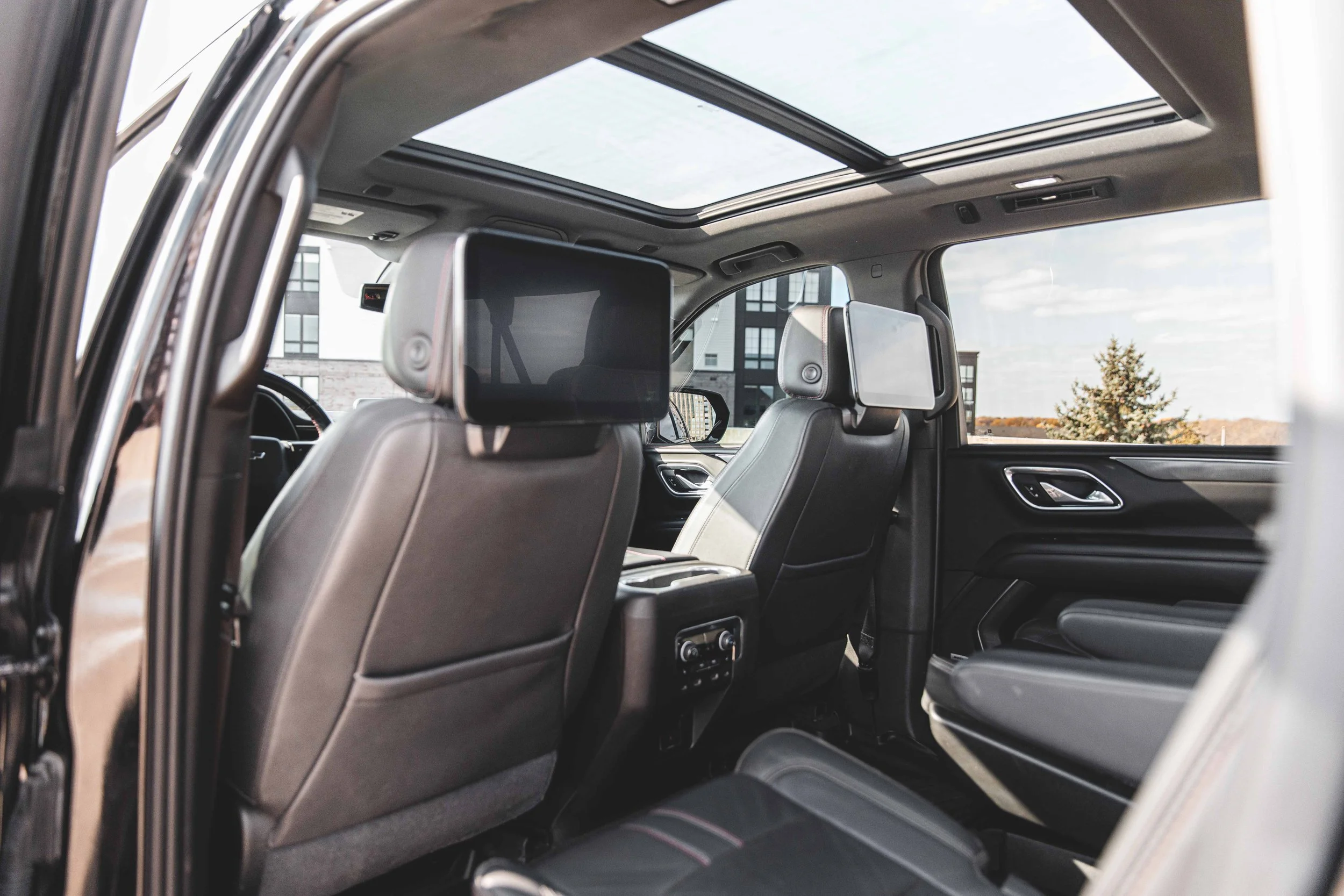 CHEVROLET SUBURBAN RENTAL CAR MINNESOTA — DRIVEIFY