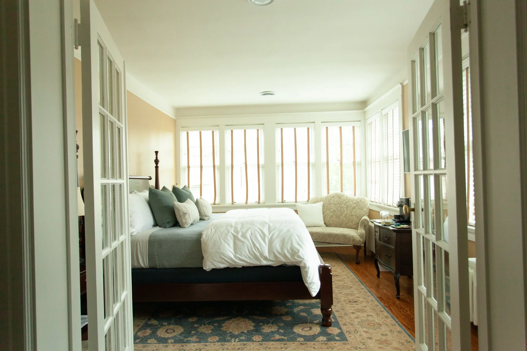 About Our Niagara Bed and Breakfast — Springbank House