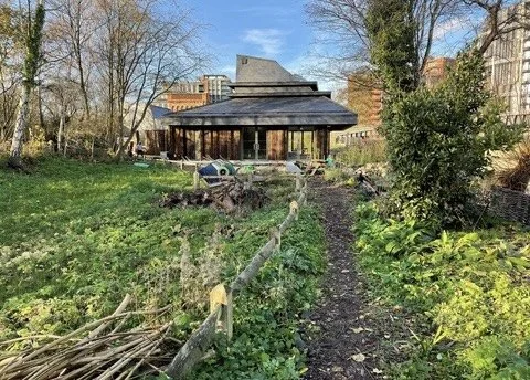 Community Gardens: Exploring London's Green Spaces and Urban Oases ...