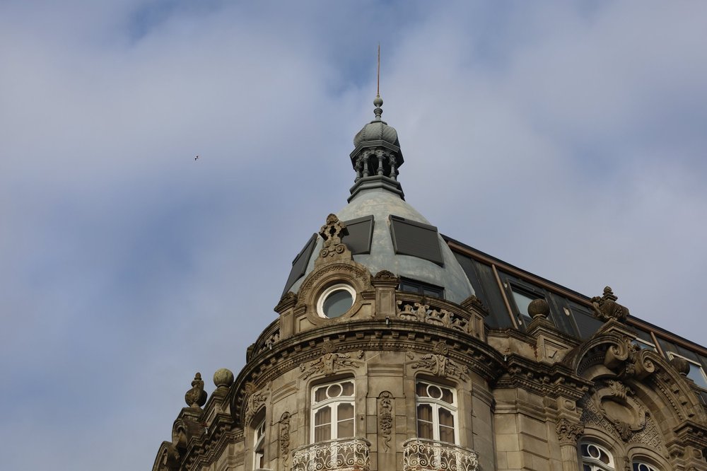 Edificio El Moderno en Vigo. — LØVINGVIGØ