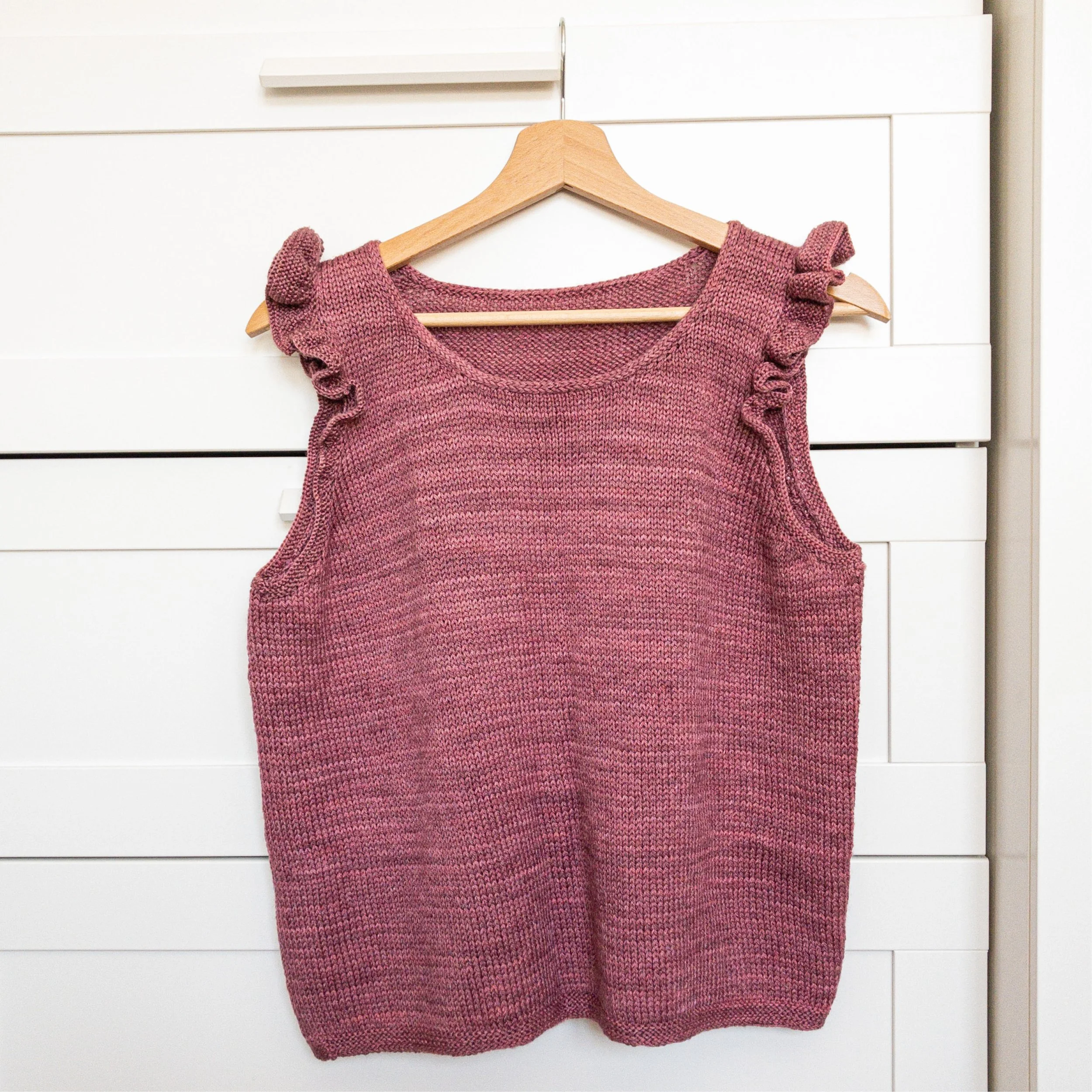 Flâneur Top, summer ruffle tank top knitting pattern — Whileberry ...