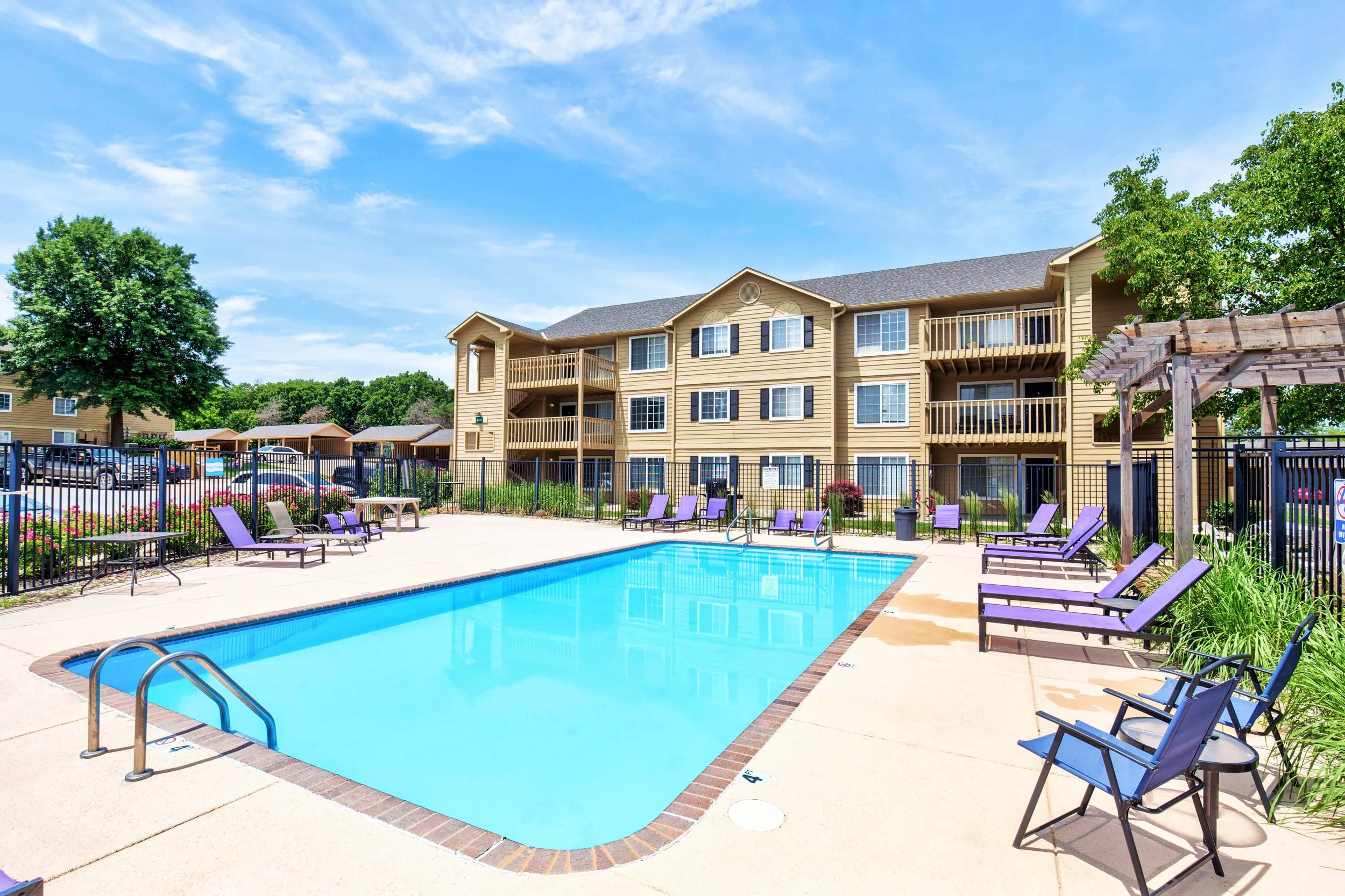 Photos & Tour — Stadium Place Apartments
