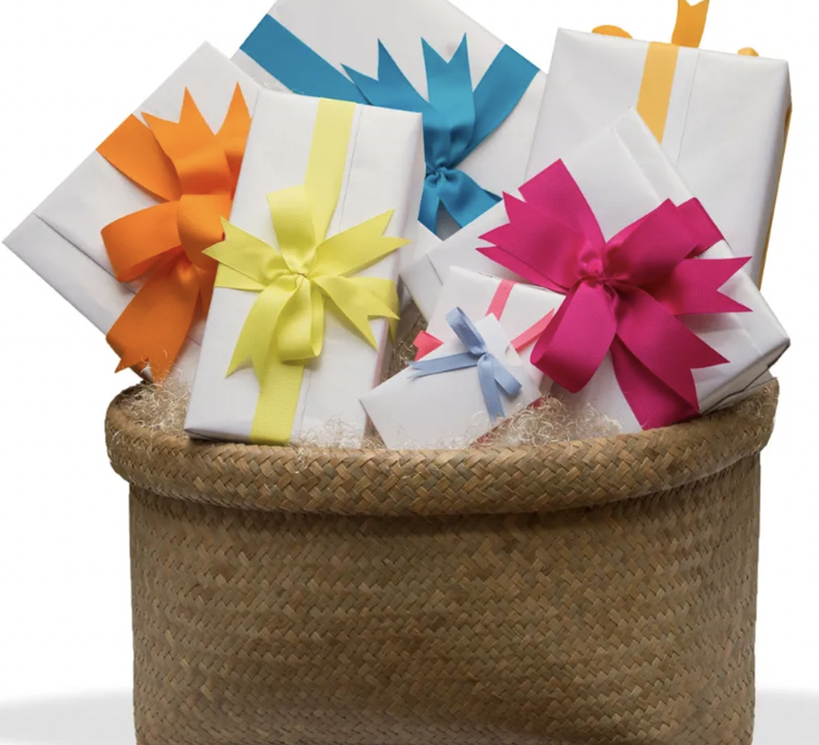 7+ Unique and Thoughtful Gifts to Wow Any Graduate — SavingsMania