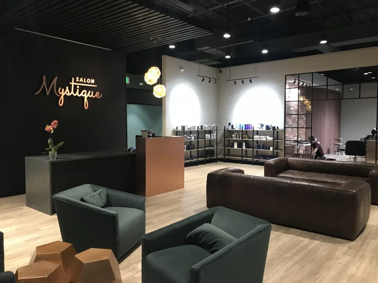 Salon Mystique