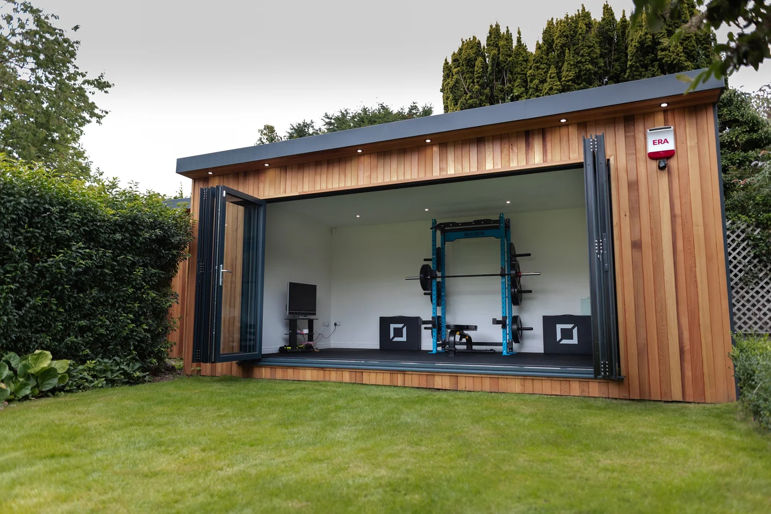 Get an Insulated Garden Gym | Custom Outbuilding Gym Room