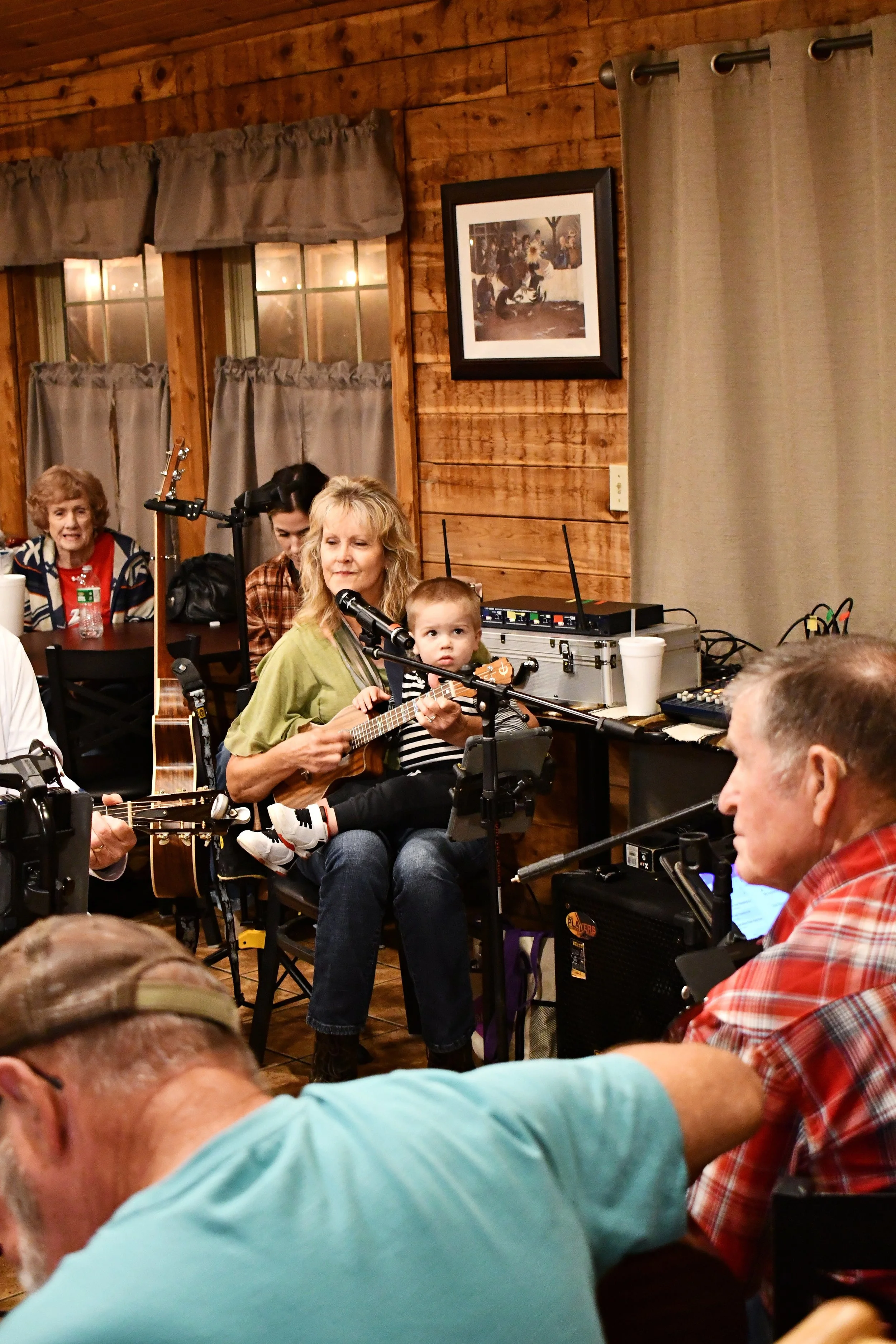 Music jam at Roy’s Store in Dora a weekly tradition — Ozarks Alive