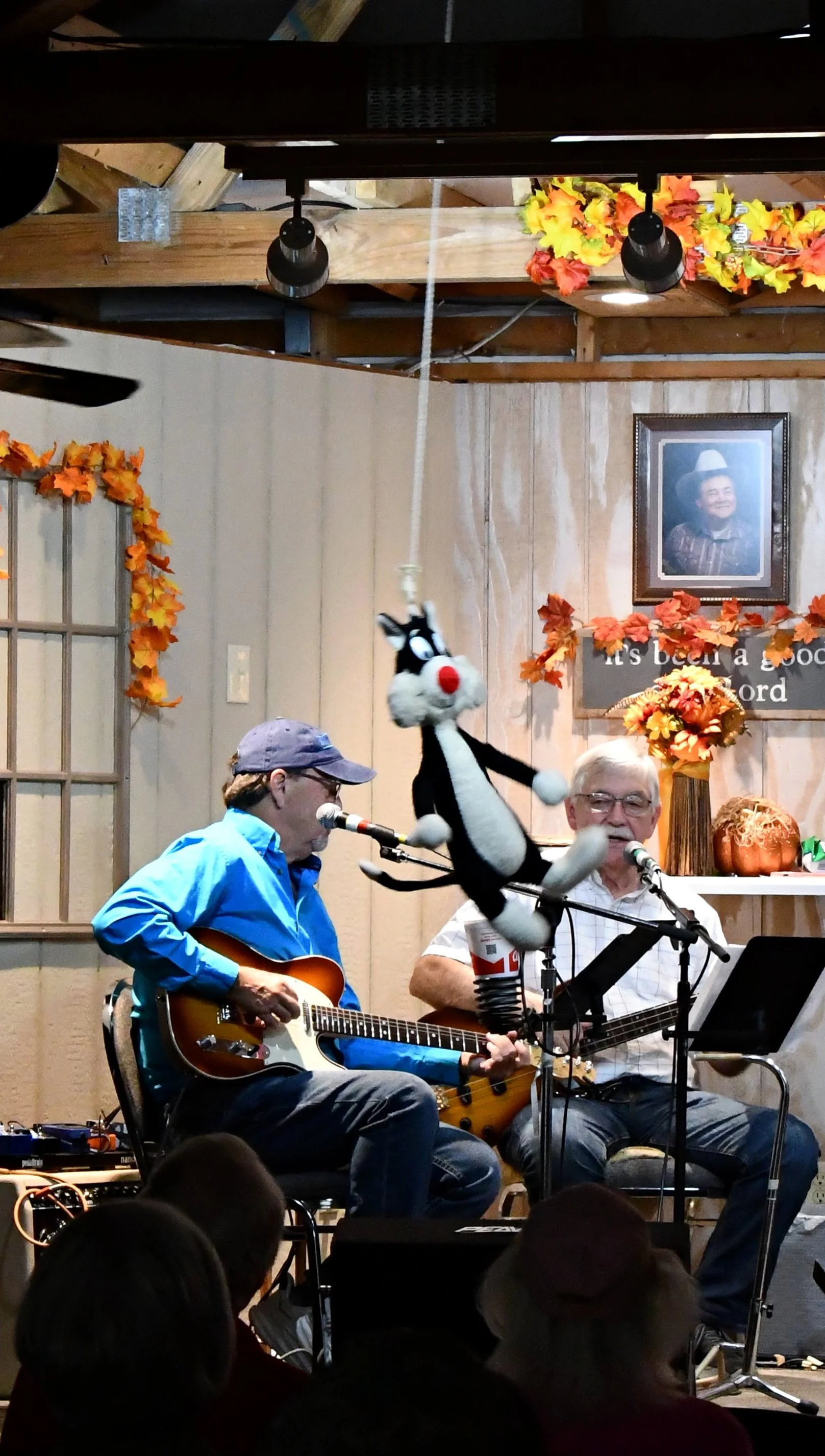 Oldfield Opry builds community through music — Ozarks Alive