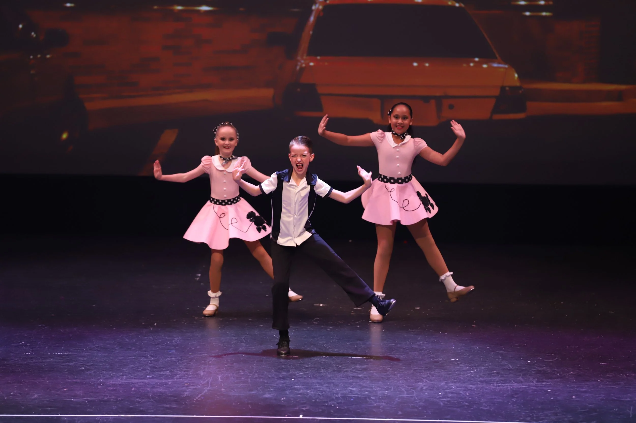 Mini Performers Dance classes (6 to 8 yrs) — Universal Dance Company