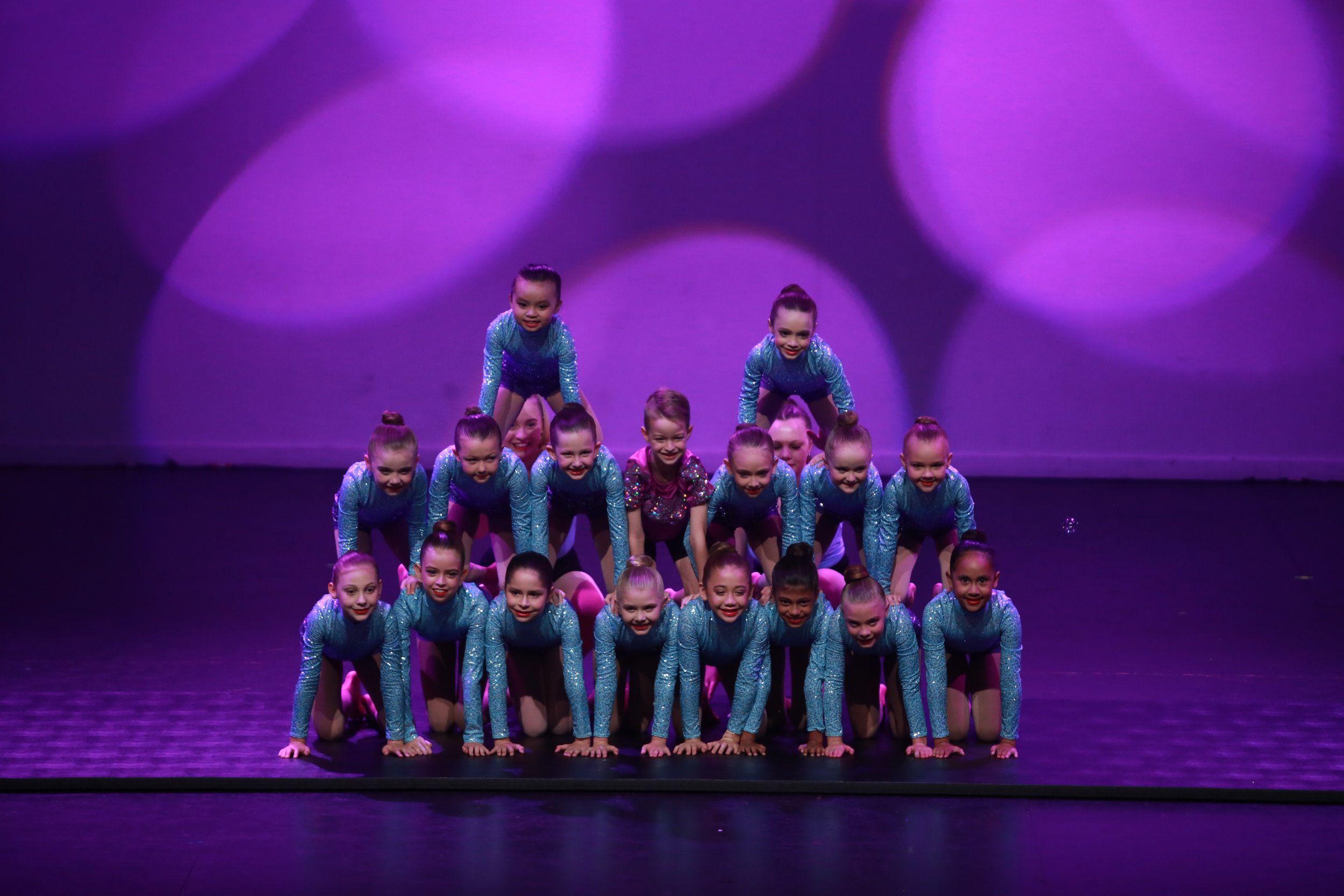 Mini Performers Dance classes (6 to 8 yrs) — Universal Dance Company