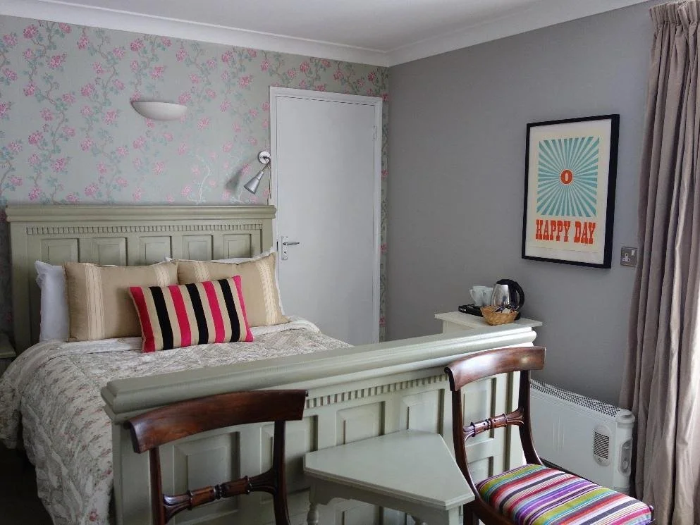 Room 6 — Old Borough Arms