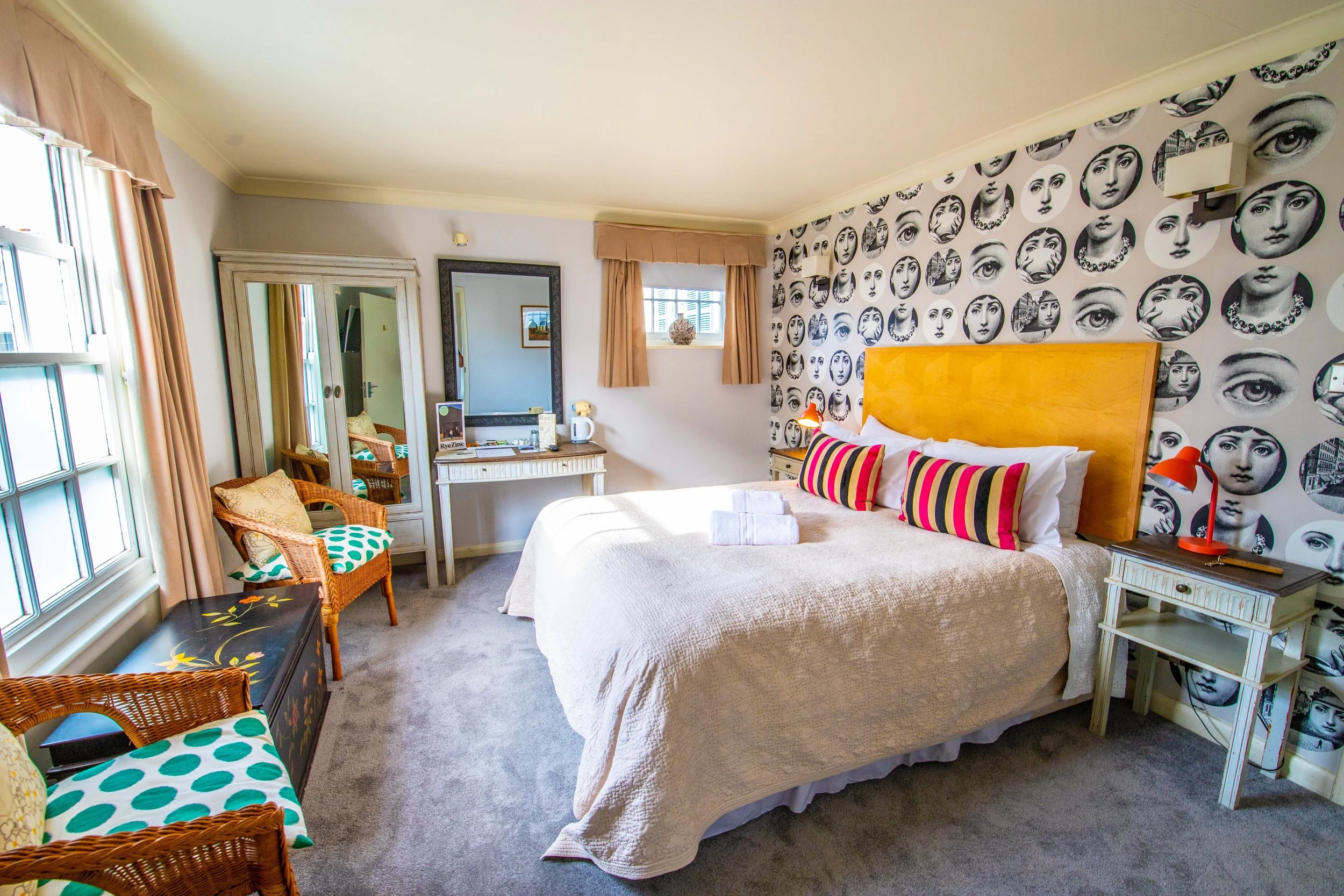 ROOMS — Old Borough Arms