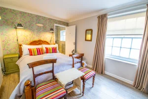 ROOMS — Old Borough Arms