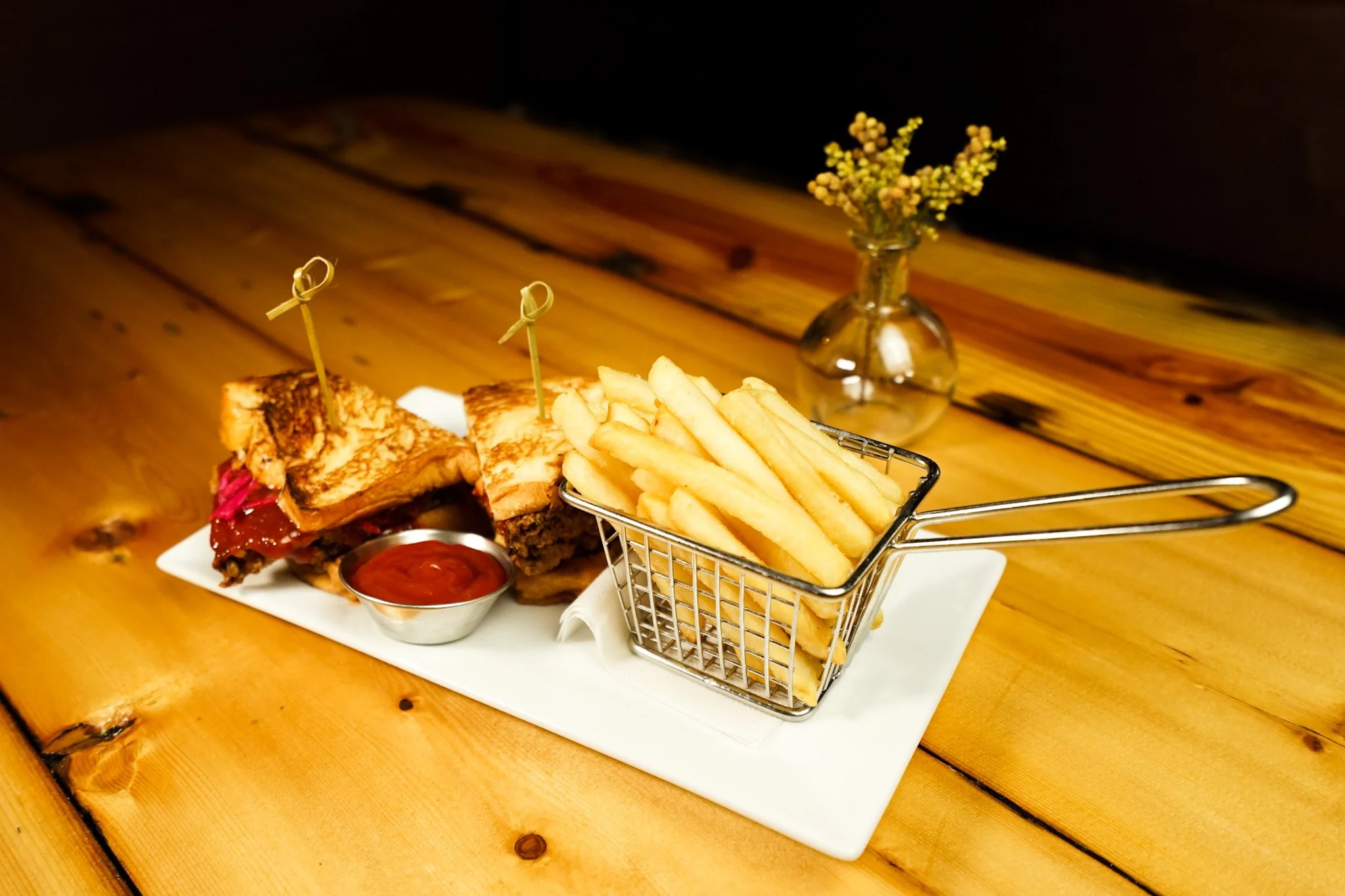 THE MAYFLY NYC COCKTAILS & KITCHEN