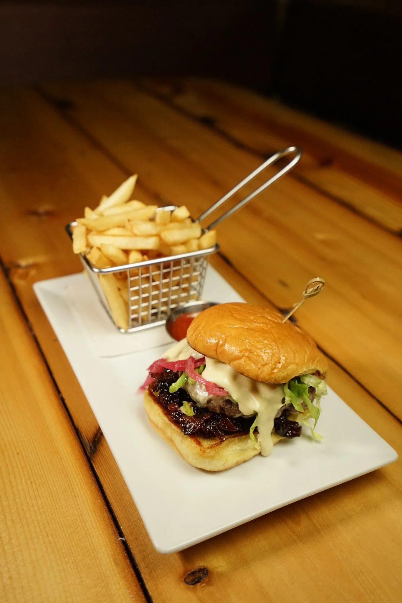 THE MAYFLY NYC COCKTAILS & KITCHEN