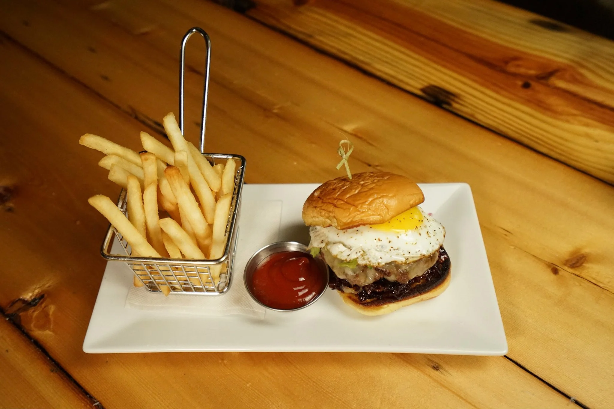 THE MAYFLY NYC COCKTAILS & KITCHEN