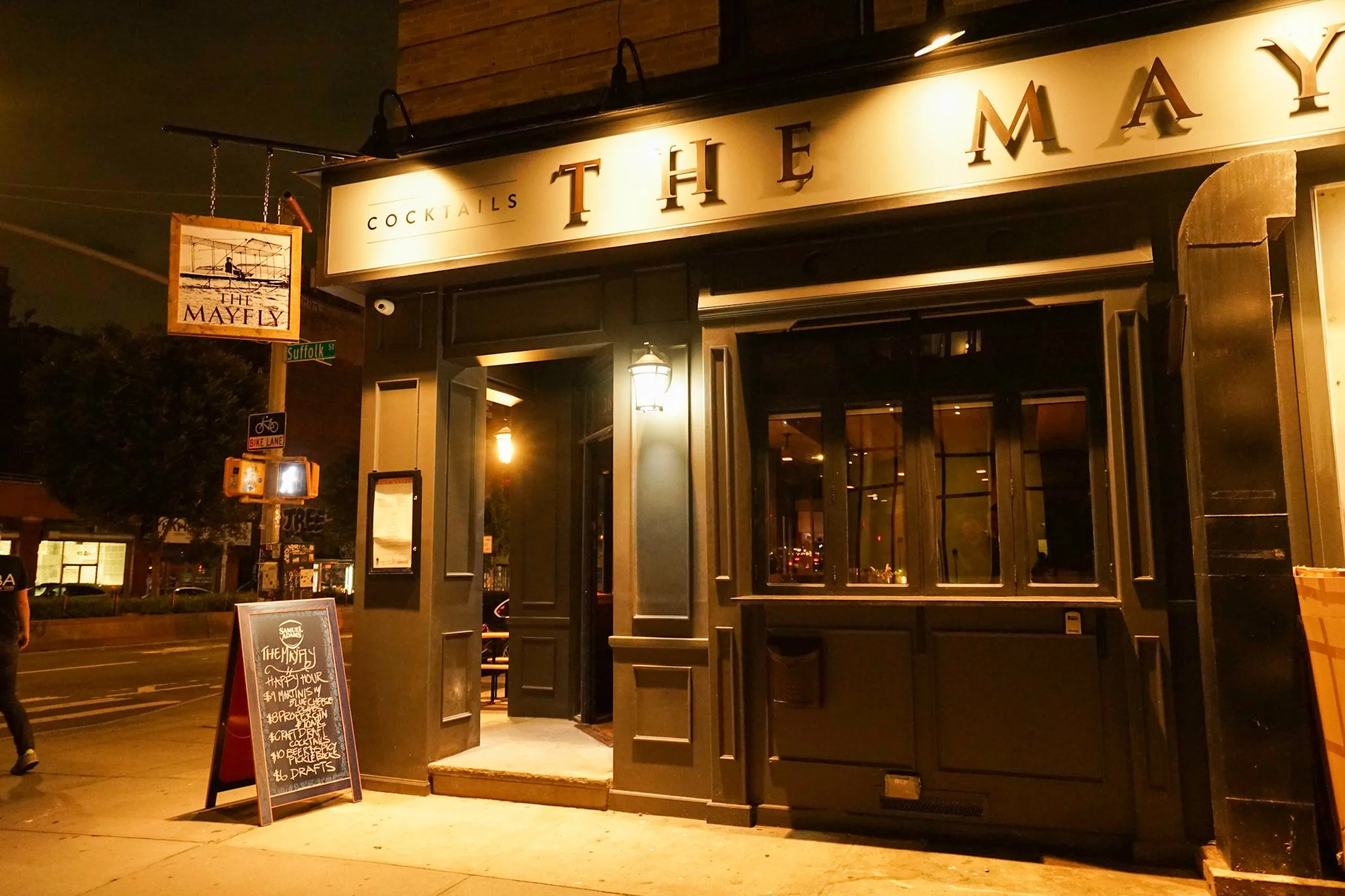 THE MAYFLY NYC COCKTAILS & KITCHEN