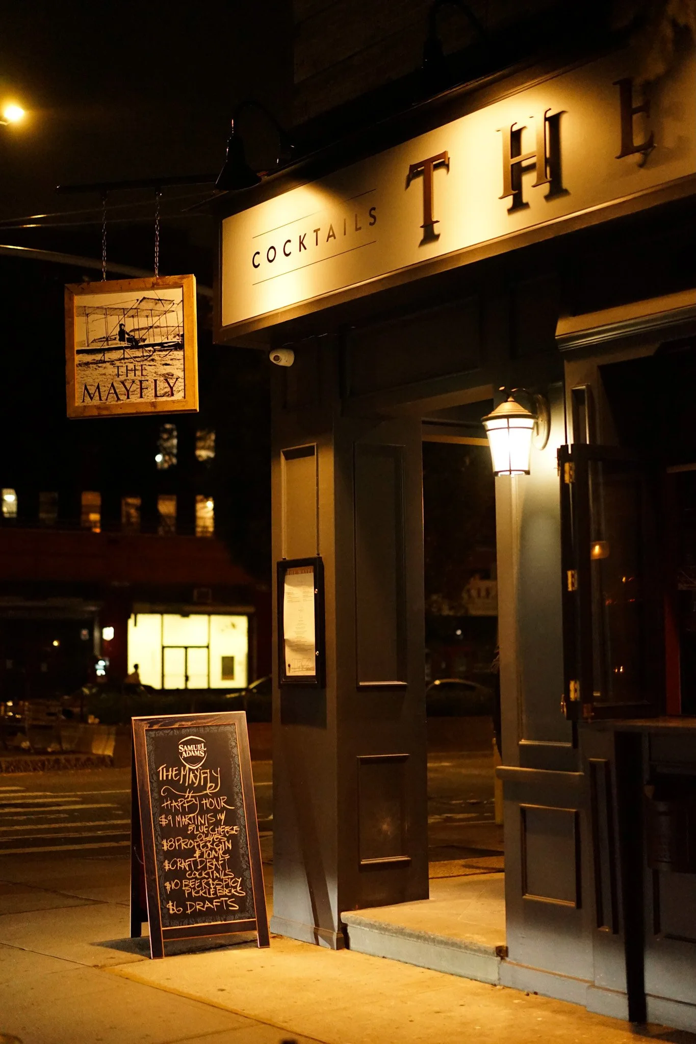 THE MAYFLY NYC COCKTAILS & KITCHEN