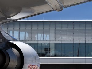 Airport VS1 Projects — VS1 Curtain Walls by Innovation Glass