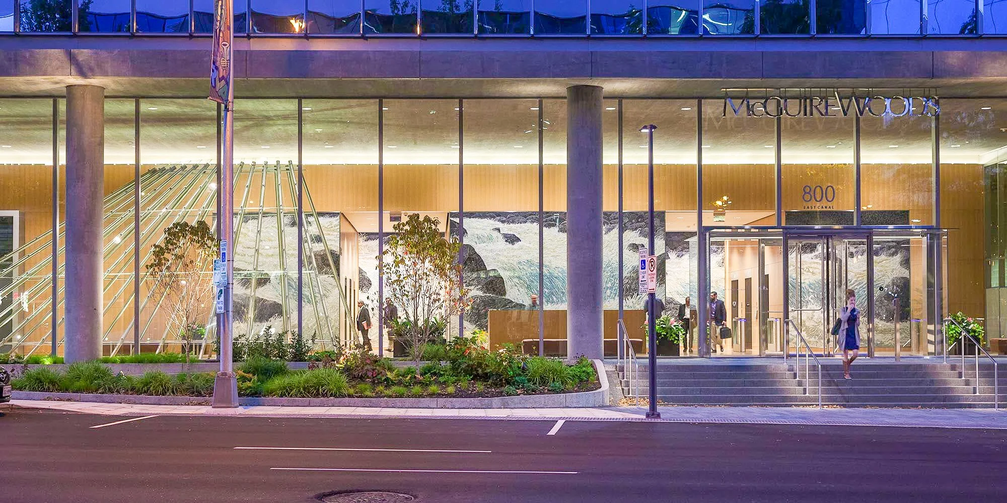 Gateway Plaza — VS1 by Innovation Glass