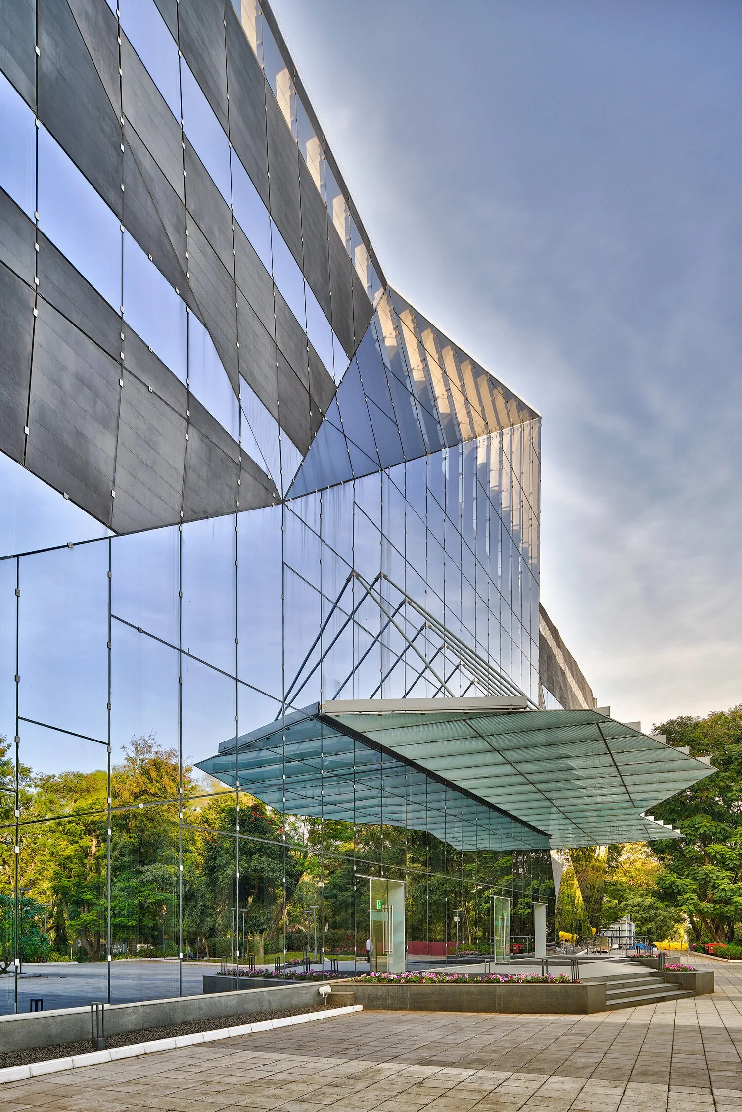 Cummins Technology Center — Innovation Glass · High Performance Glass ...