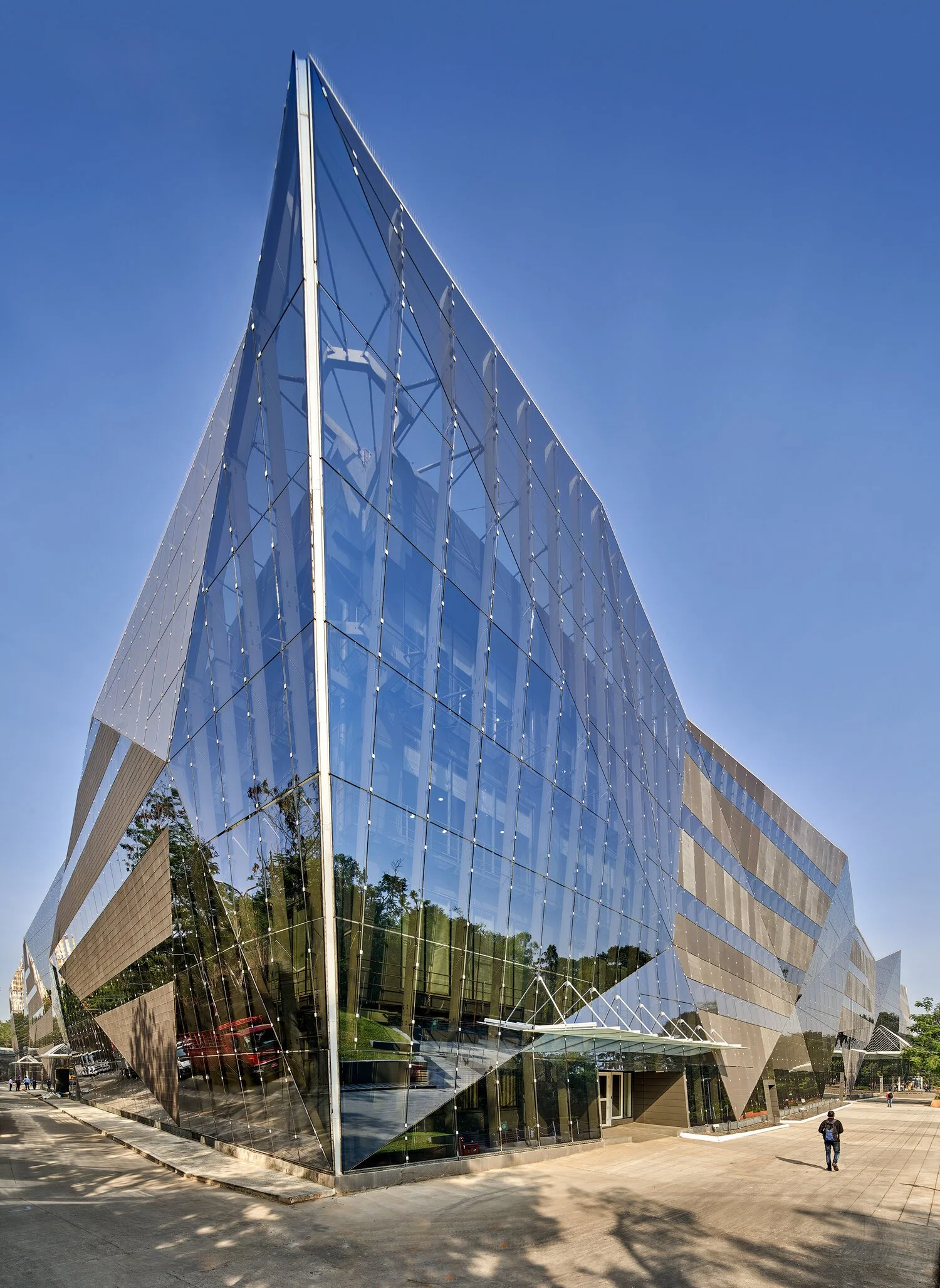 Cummins Technology Center — Innovation Glass · High Performance Glass ...