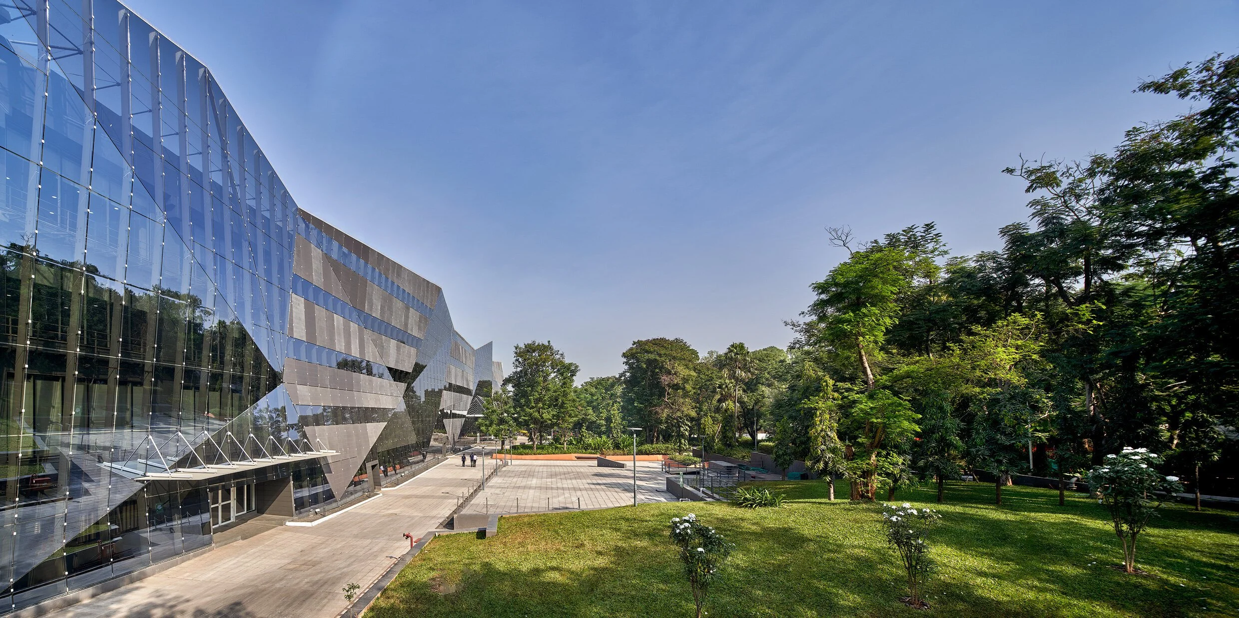 Cummins Technology Center — Innovation Glass · High Performance Glass ...