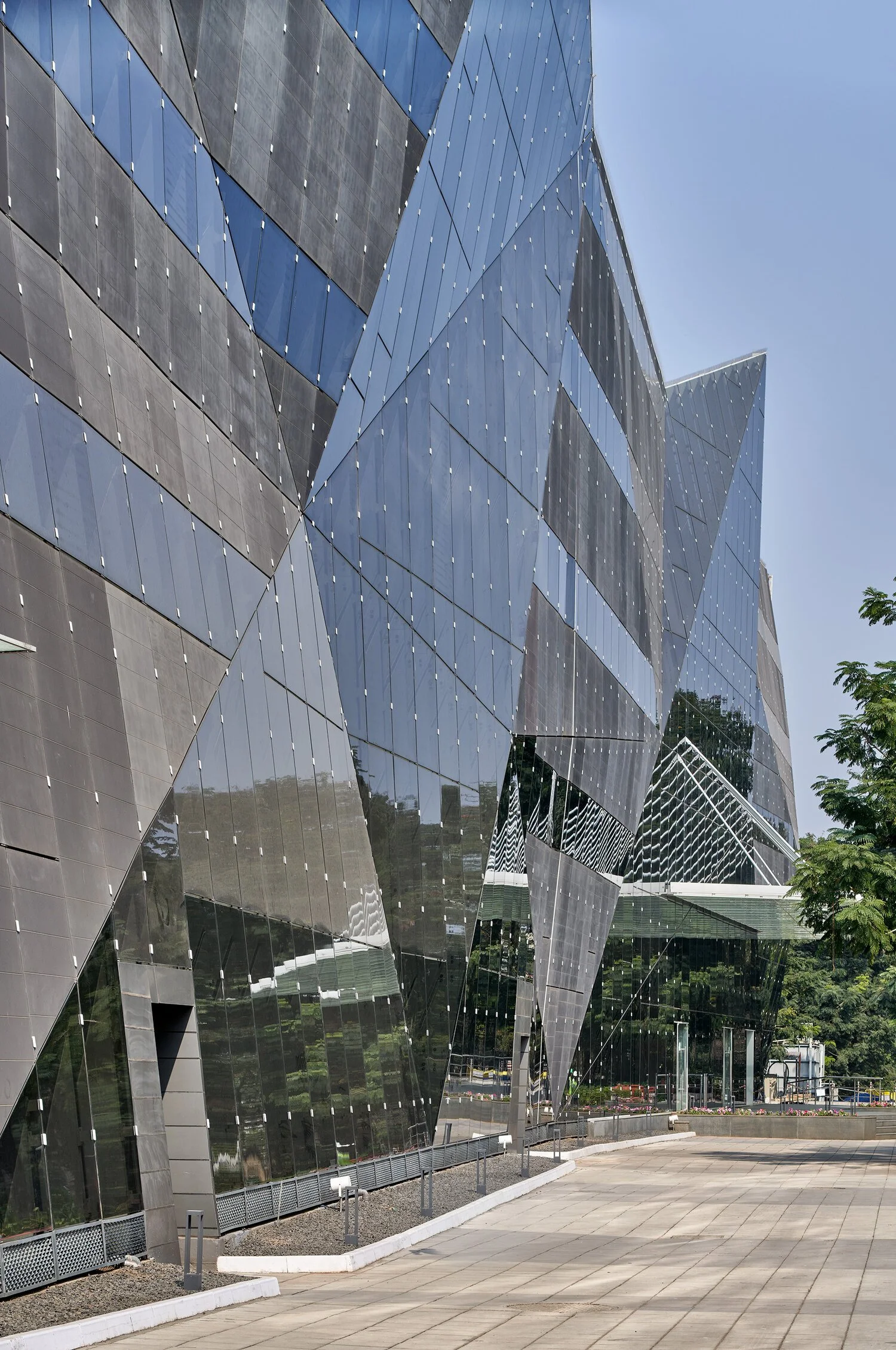 Cummins Technology Center — Innovation Glass · High Performance Glass ...