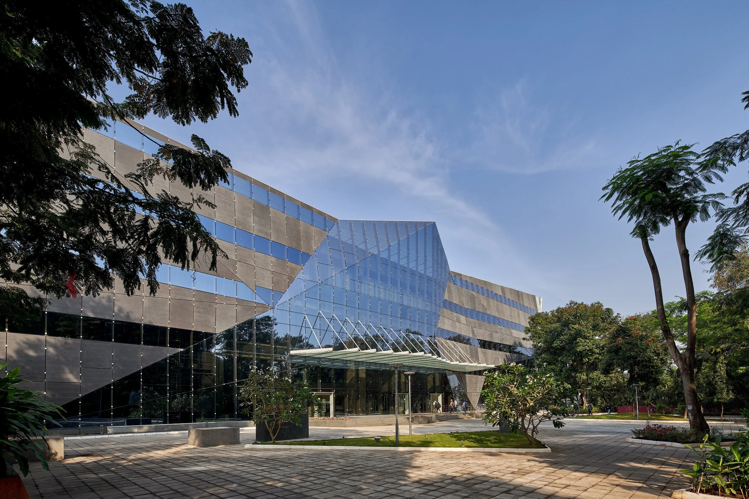 Cummins Technology Center — Innovation Glass · High Performance Glass ...