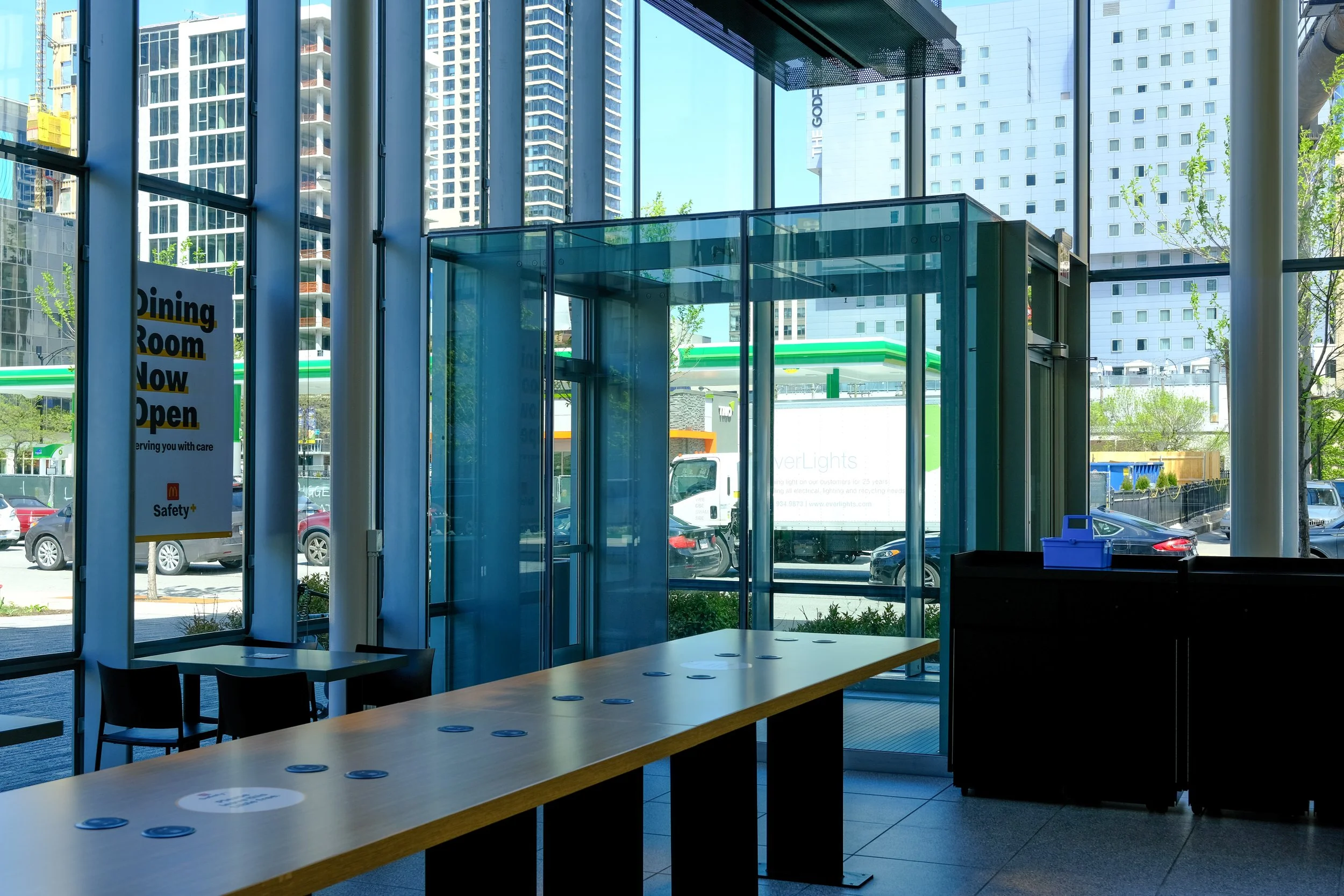 McDonald's Global Flagship Chicago — Innovation Glass · High ...