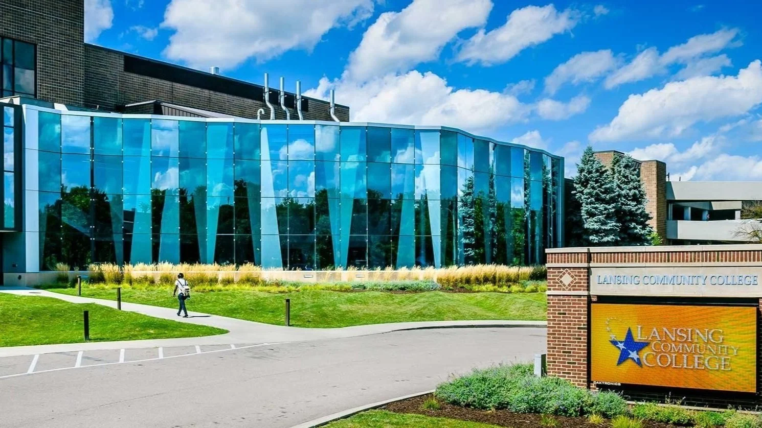 Featured VS1 Detail: Segmented Walls — Innovation Glass · High ...